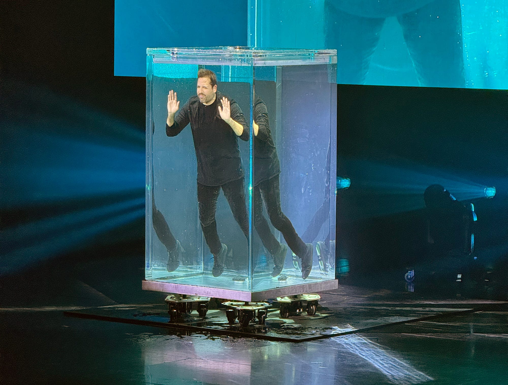 Keeping the Magic Alive - by bobbyhundreds - MONOLOGUE