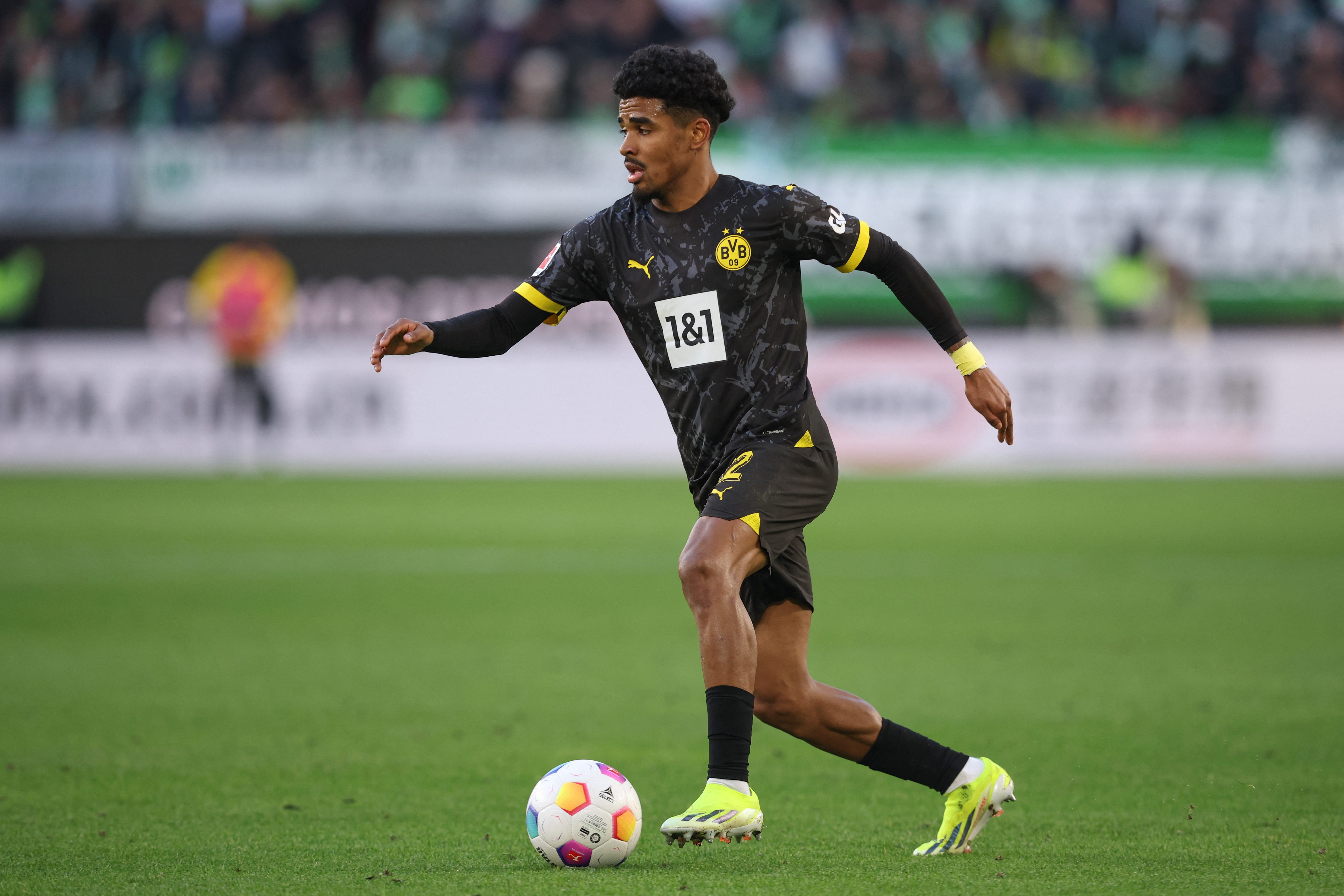 🚨 WATCH Raya save and Trossard goal as Arsenal go through, plus Man Utd ...