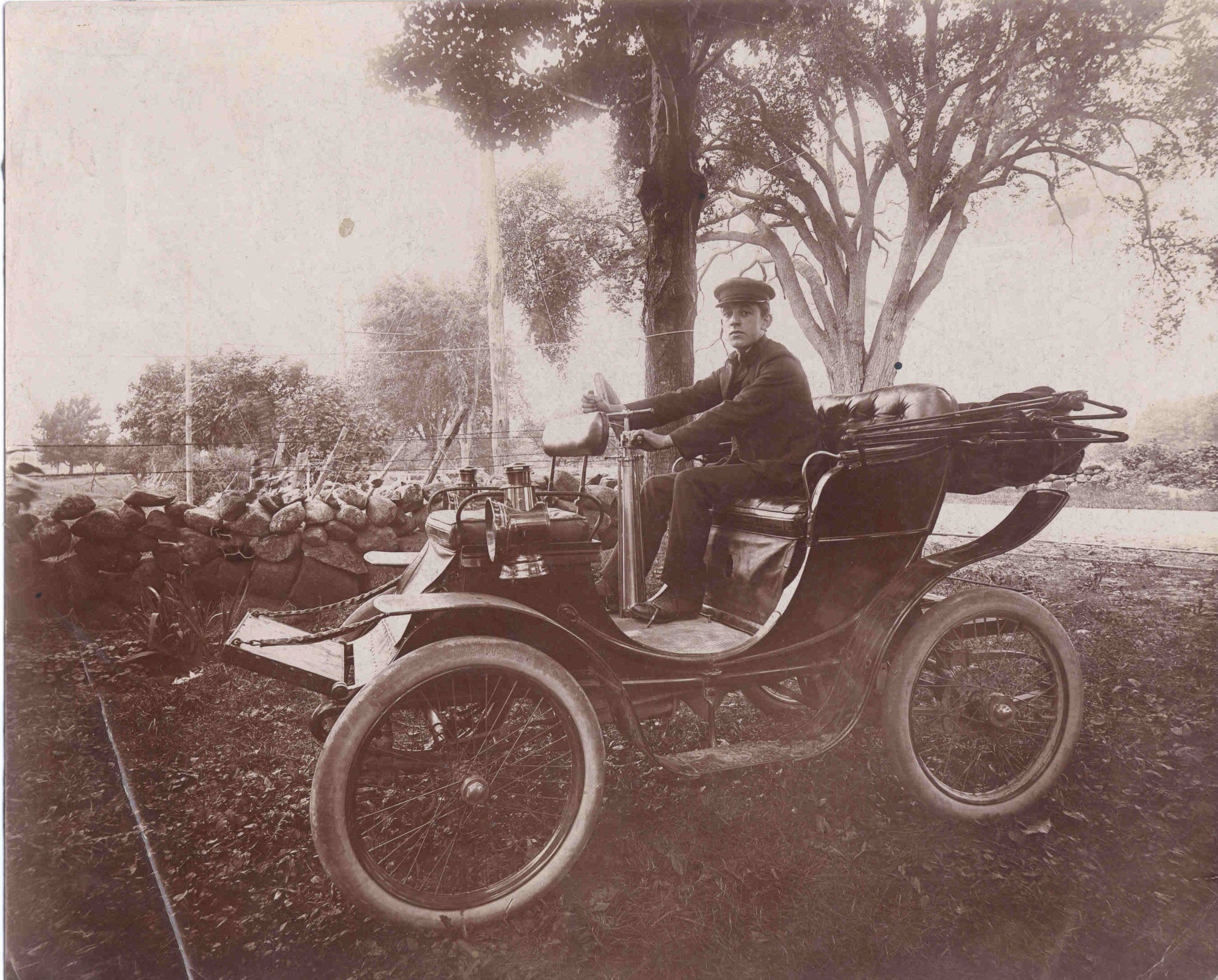 Carriage painting - by Elaine Clements - History Buzz