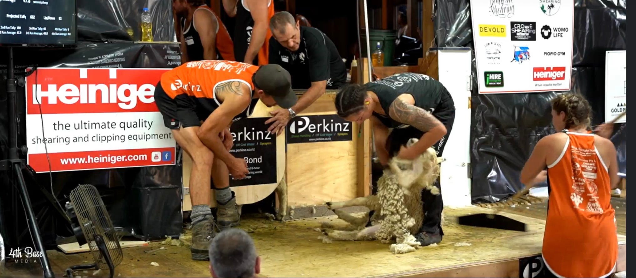 Southlander 'digs deep' to break world shearing record