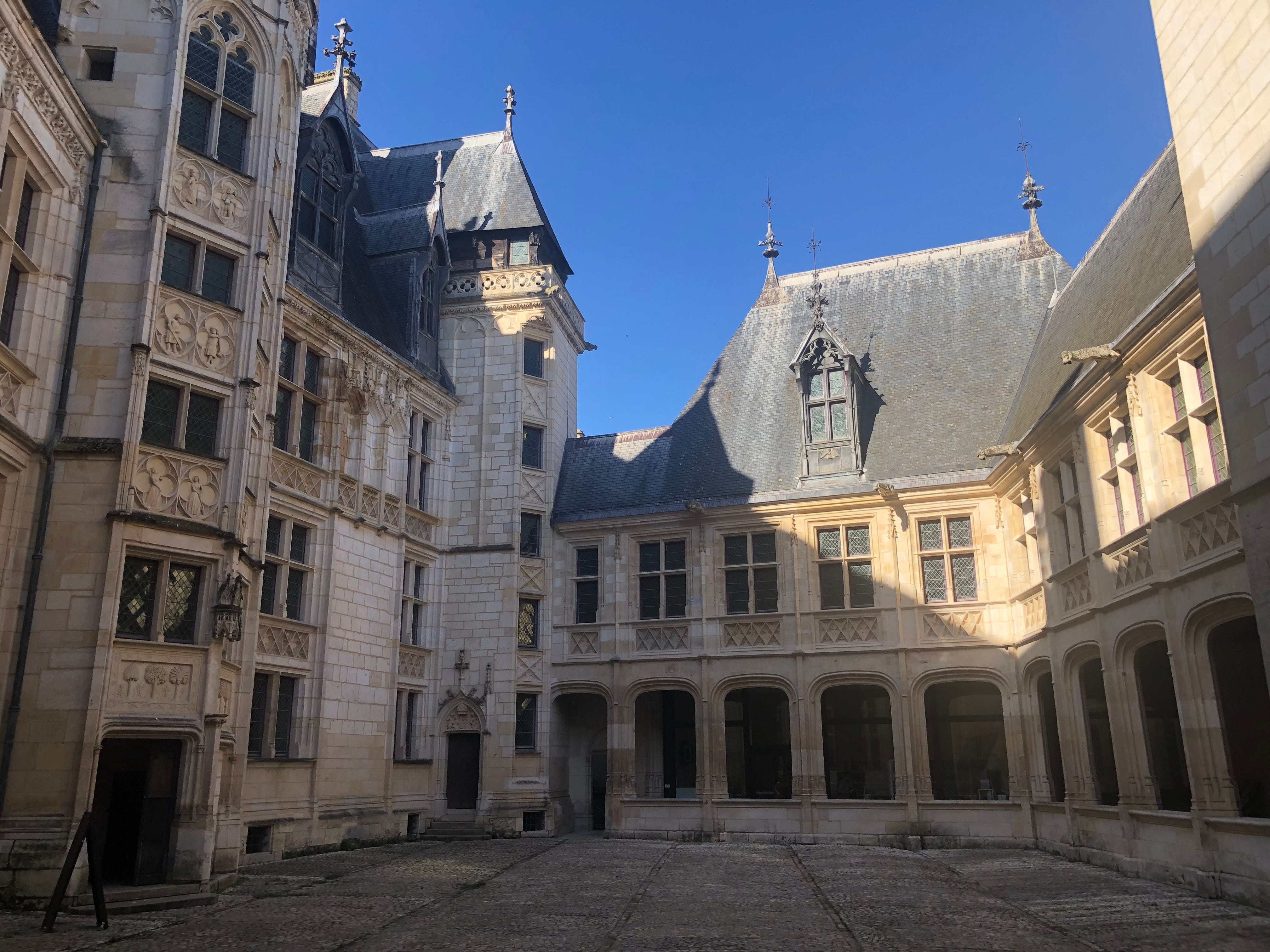 Jacques Cœur-A vaillans cuers riens impossible, "To a valiant heart ...