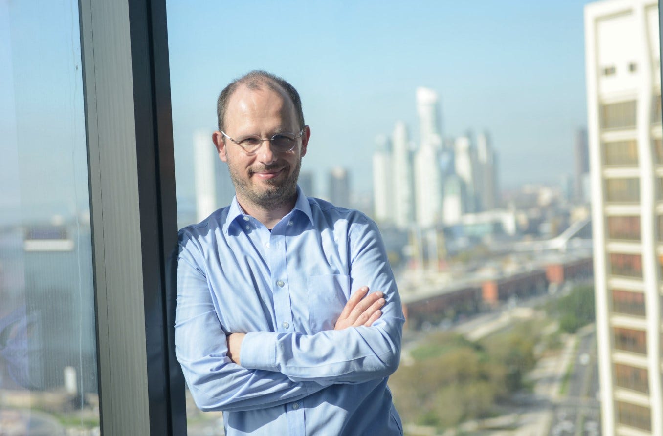 Entrevista con el CEO de GitHub: "El copiloto tiene que evitar las ...