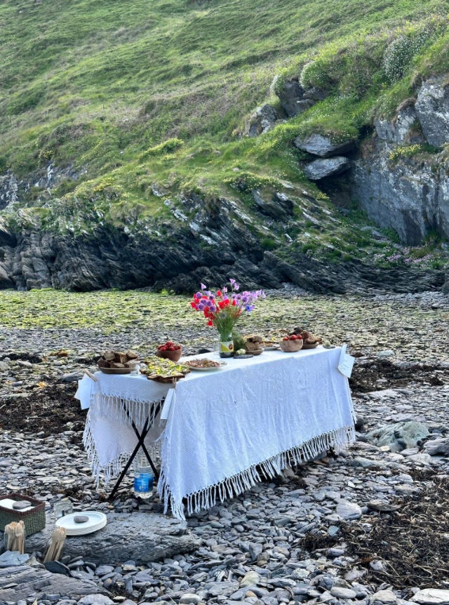 A Pilgrimage Out West & Salt Baked Potato | Ómós Digest #98