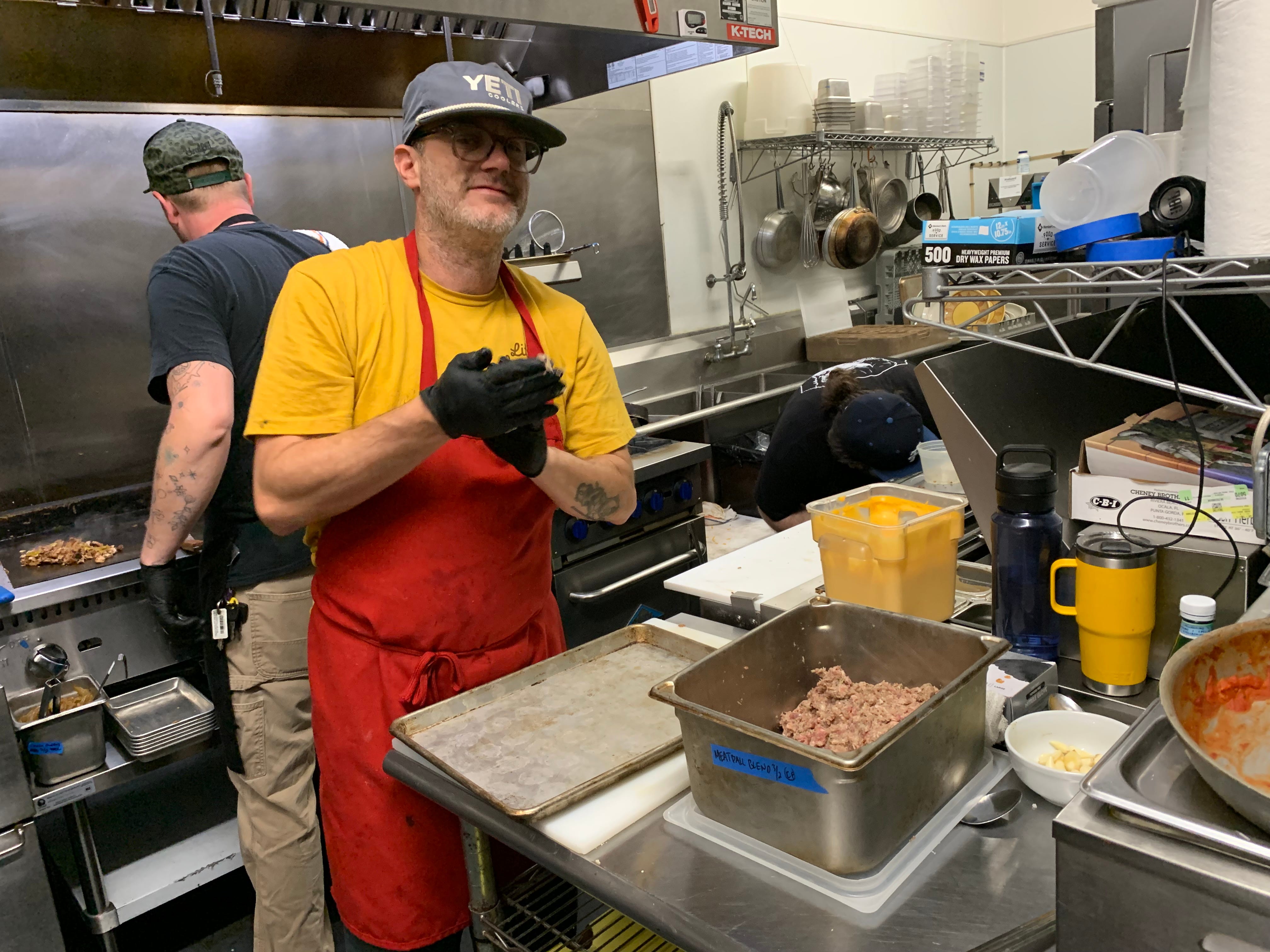 Elliott Moss out at Regina's, Little Louie's restaurants