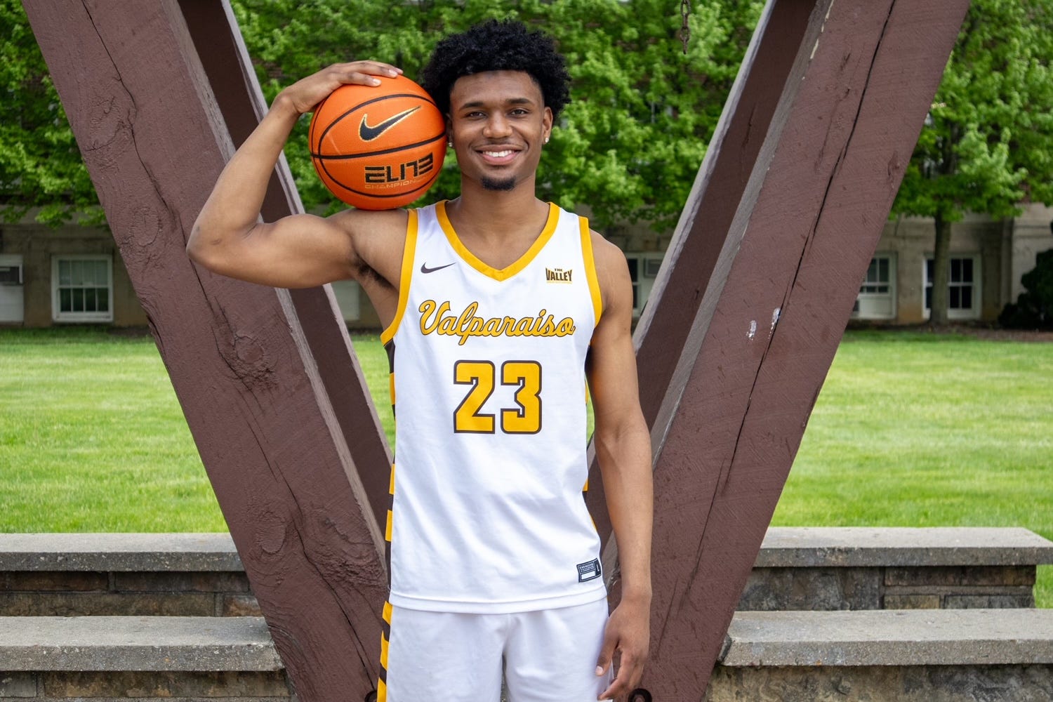 De La Cruz Monegro the final piece for Valpo - by Paul Oren