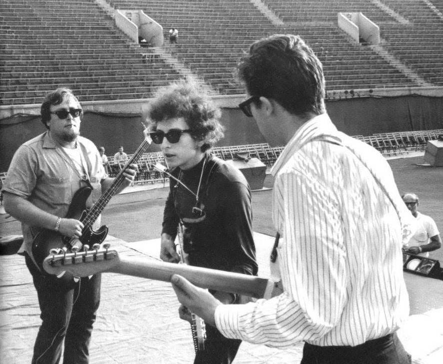 Three Bob Dylan Collaborators Remember Working with Robbie Robertson