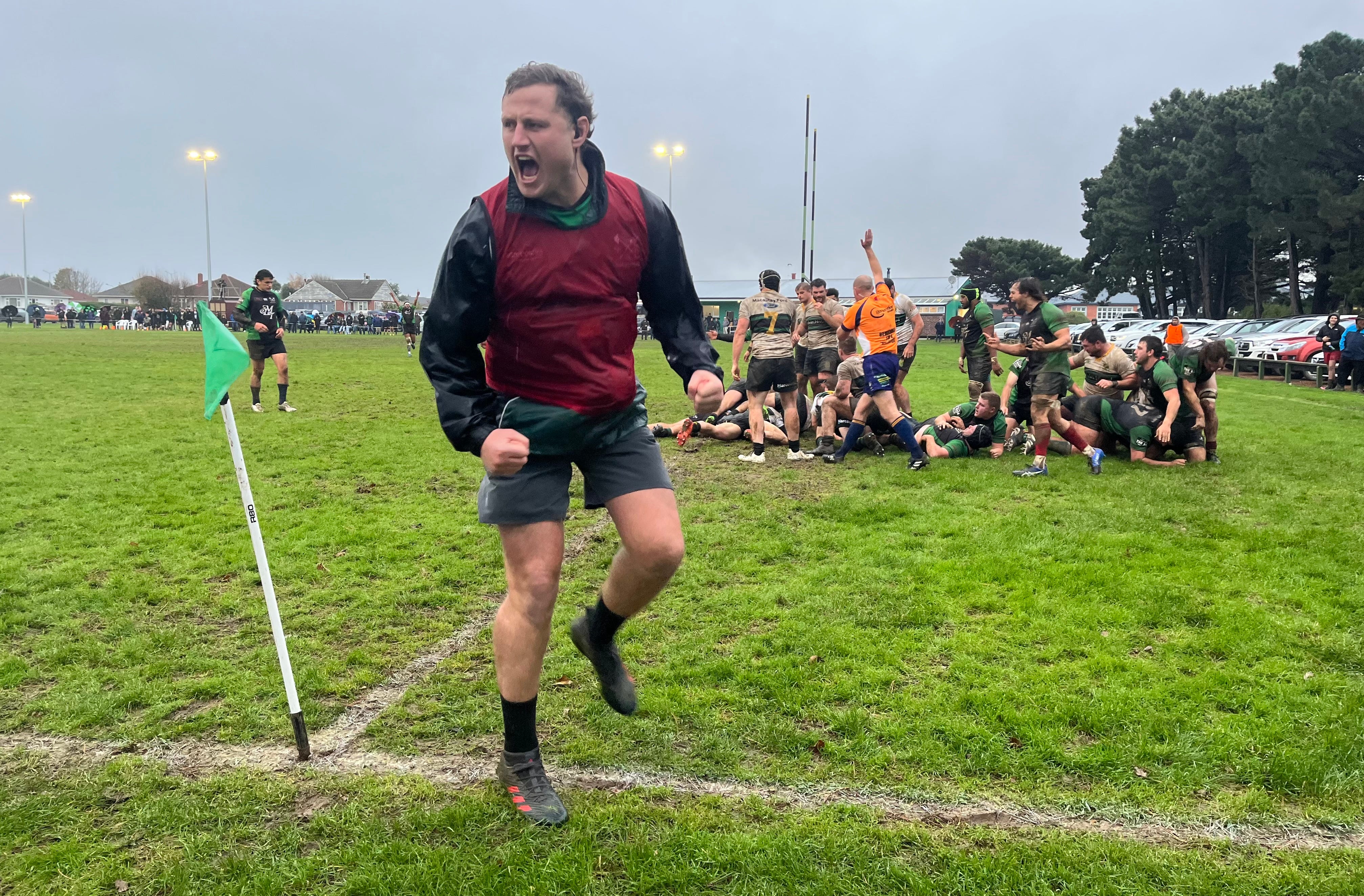 Club Rugby: Emery brilliance keeps Barbarians' unbeaten record intact