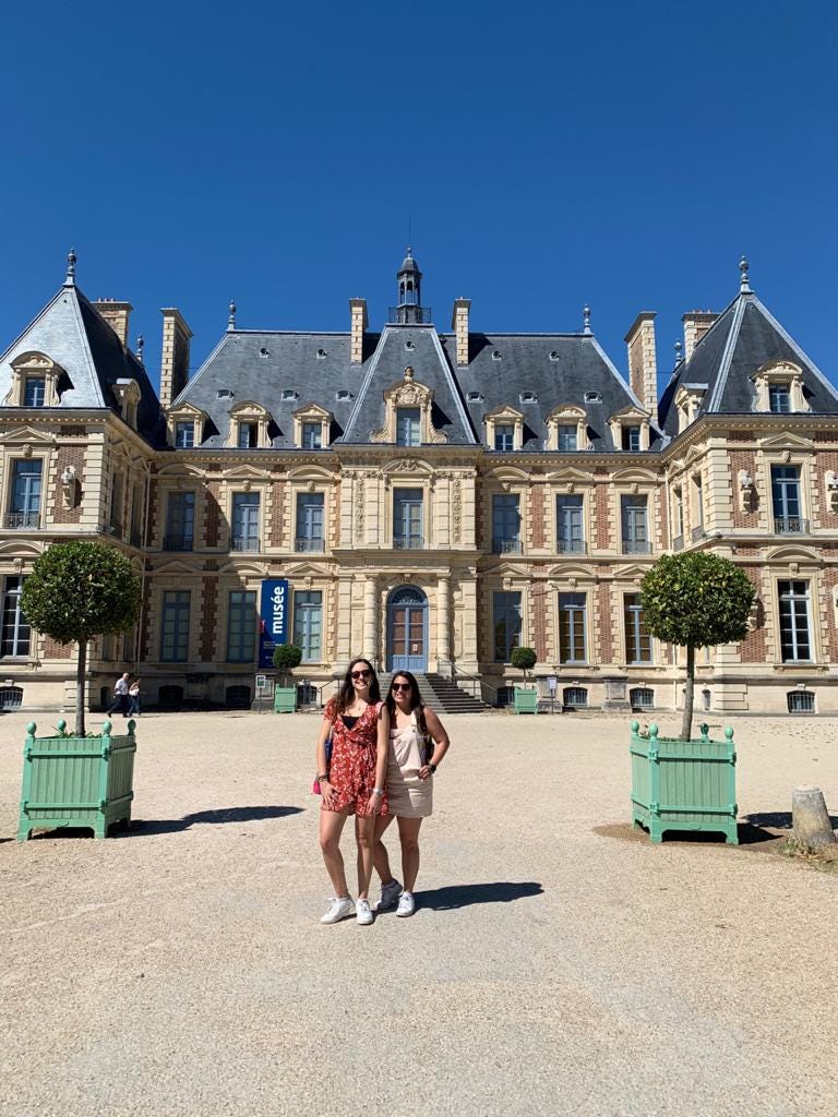 París - by Daniela Flores - Daniela’s Substack