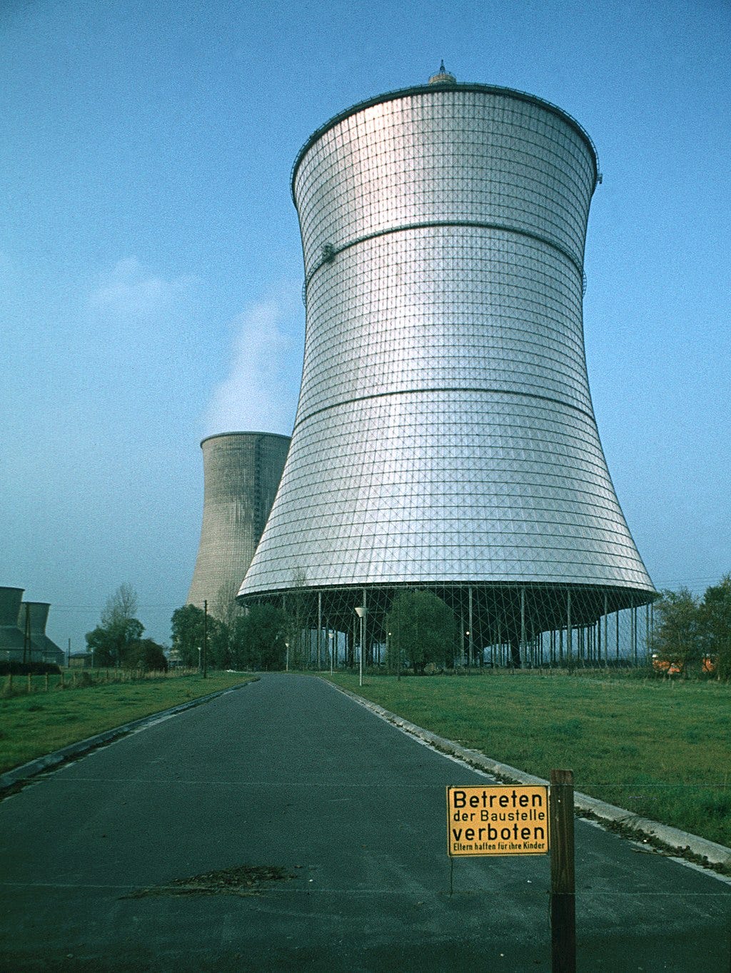 Nuclear reactors for dummies - by Alex Chalmers
