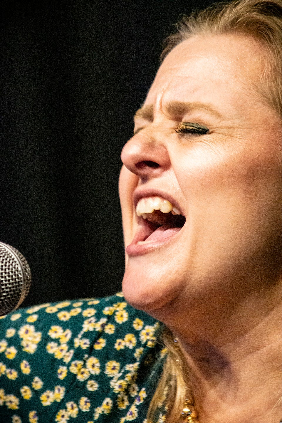 Morgan Jezek Live at Legends - by Troy Larson
