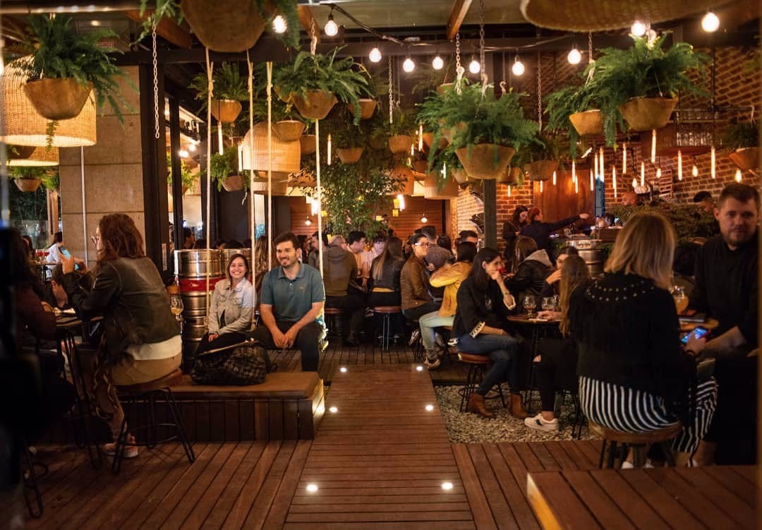 Guide to Getting Laid in Bogota - by BowTiedColombia