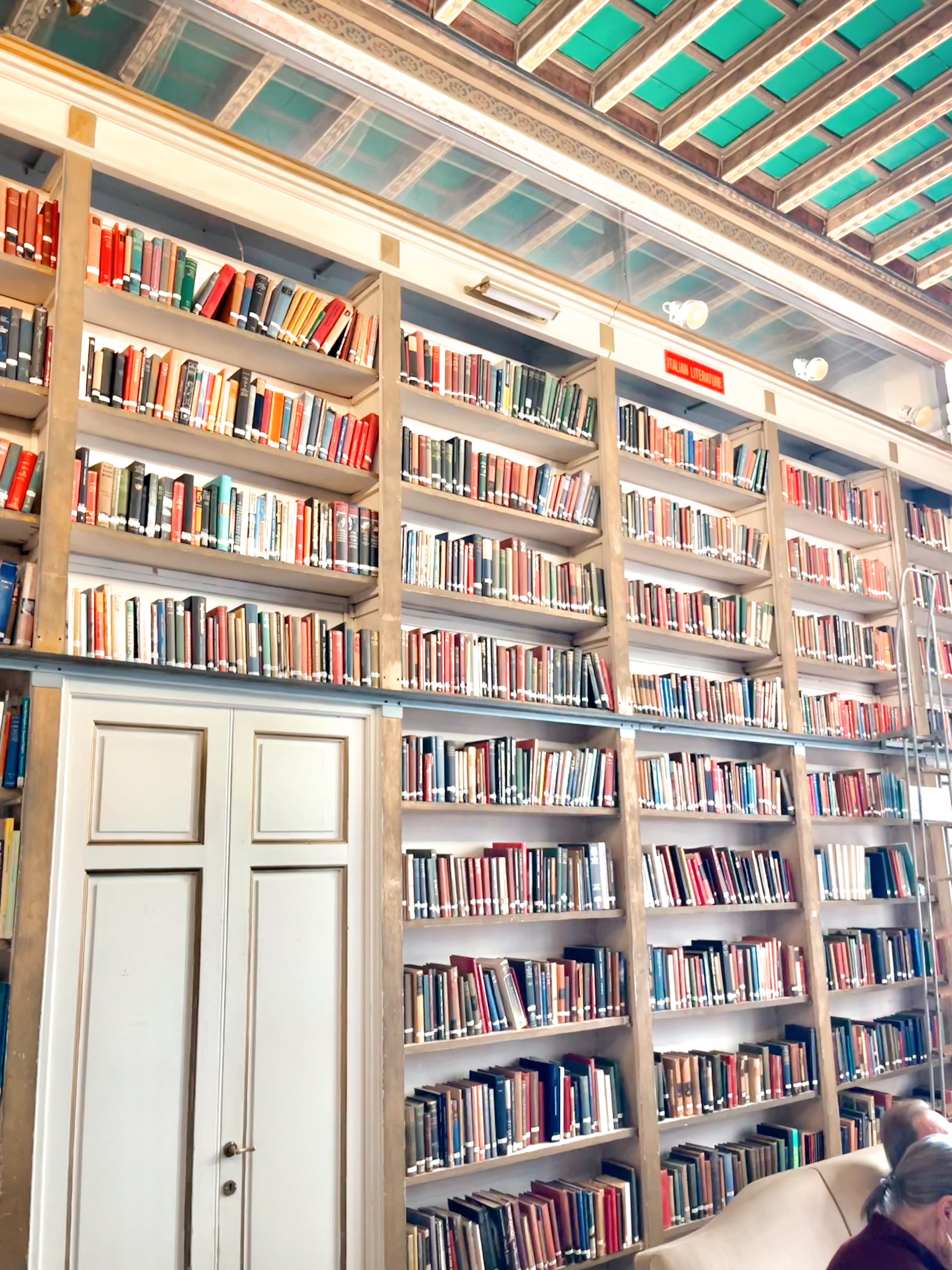 Reading In Italy - Discovering bookshops & libraries