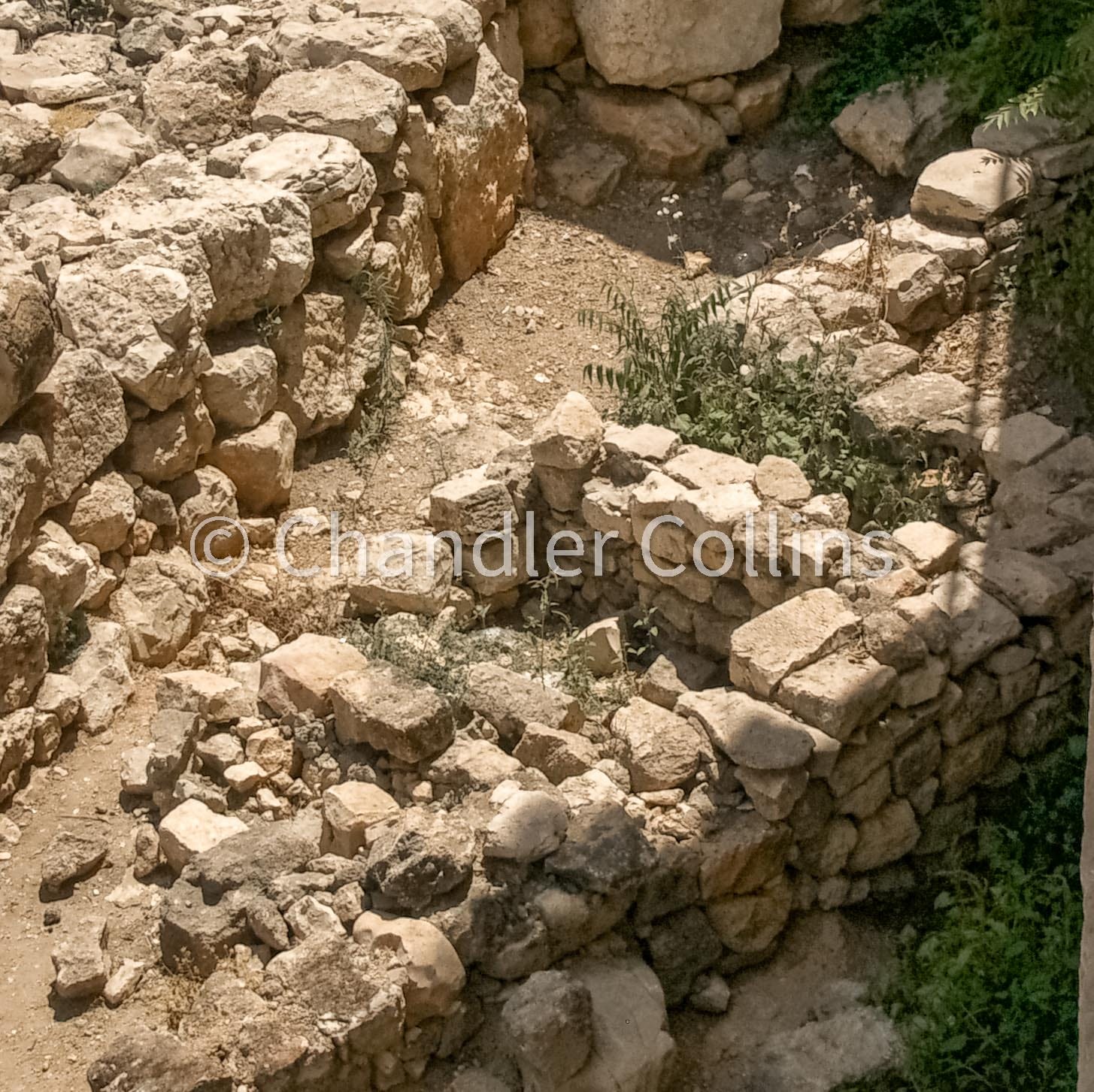 Did Hezekiah Tear Down Houses to Fortify Jerusalem's Wall?