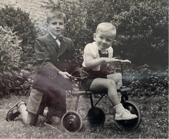 EARLY SCHOOL EXPERIENCES IN MONS - by Gerard Roland