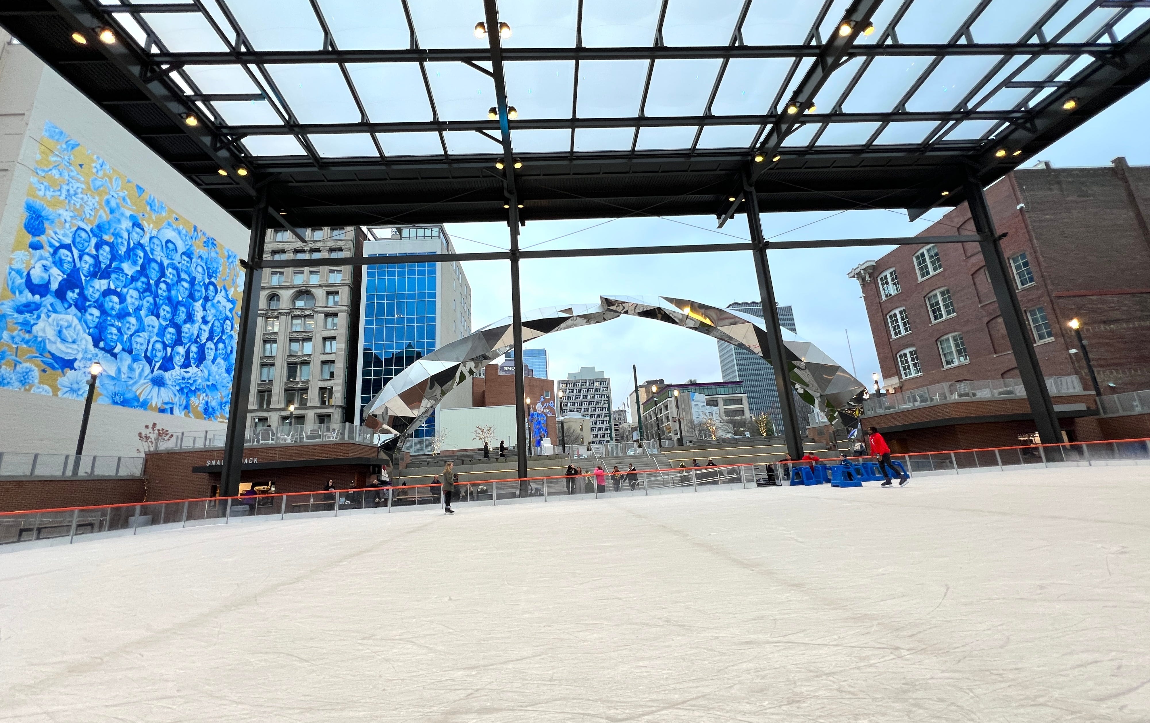 Pacers' ice skating rink is now open outside Gainbridge Fieldhouse ...