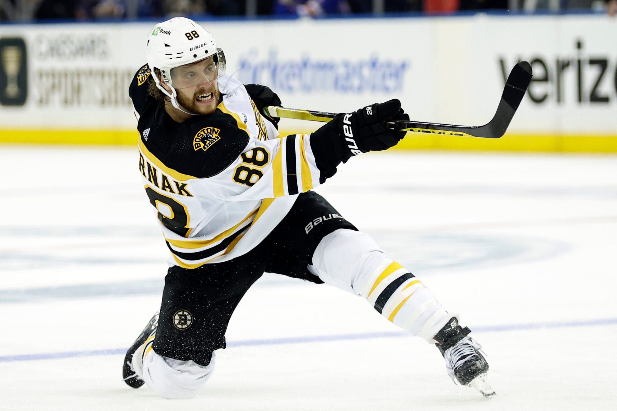 David Pastrnak again at the center of the Bruins success
