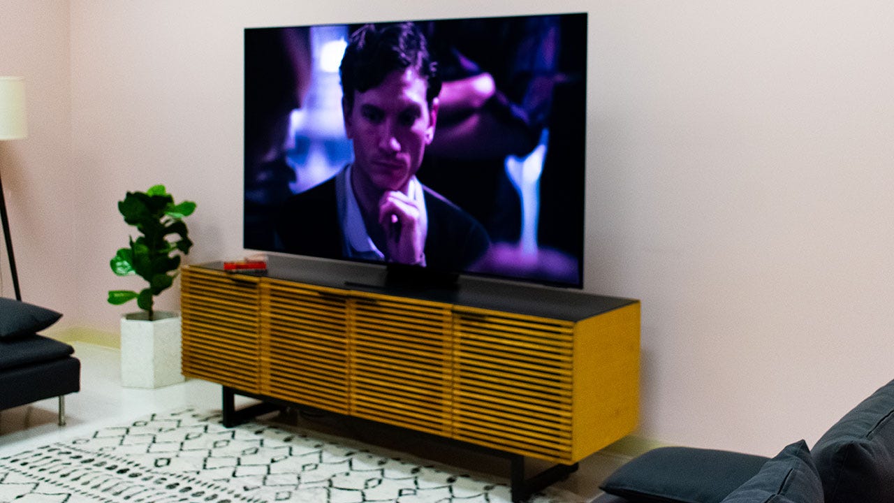 Samsung S95C OLED hands-on review: big screen, beautiful image