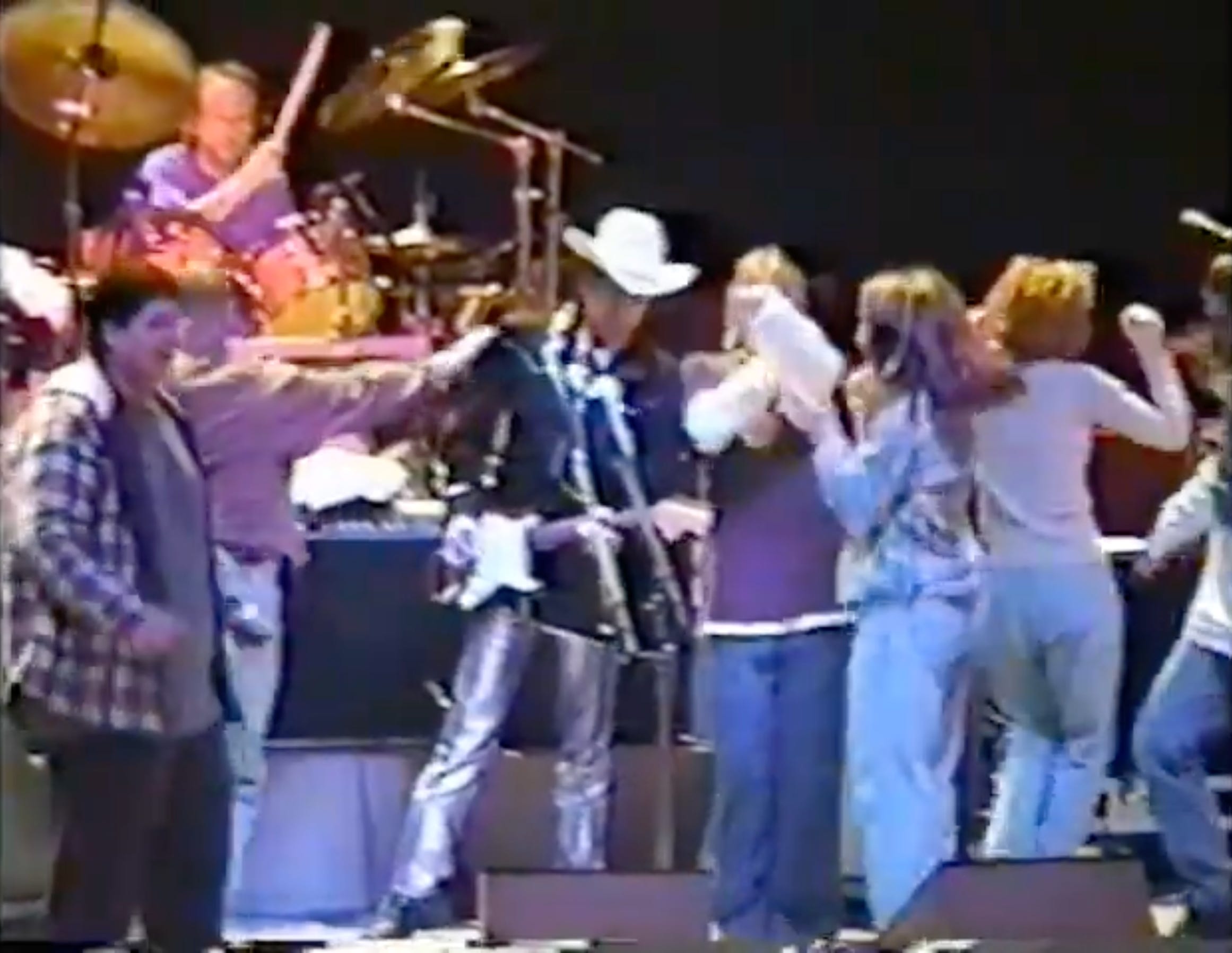 Dubuque '96 Stage-Crashers Remember a Uniquely Wild Bob Dylan Show