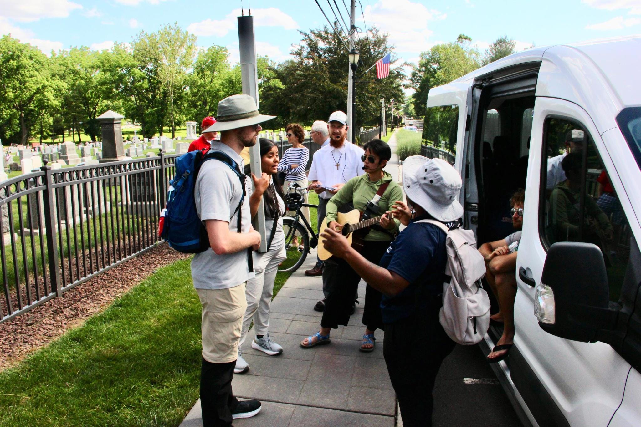 ‘Getting to know Jesus’: Eucharistic pilgrims share life on the road