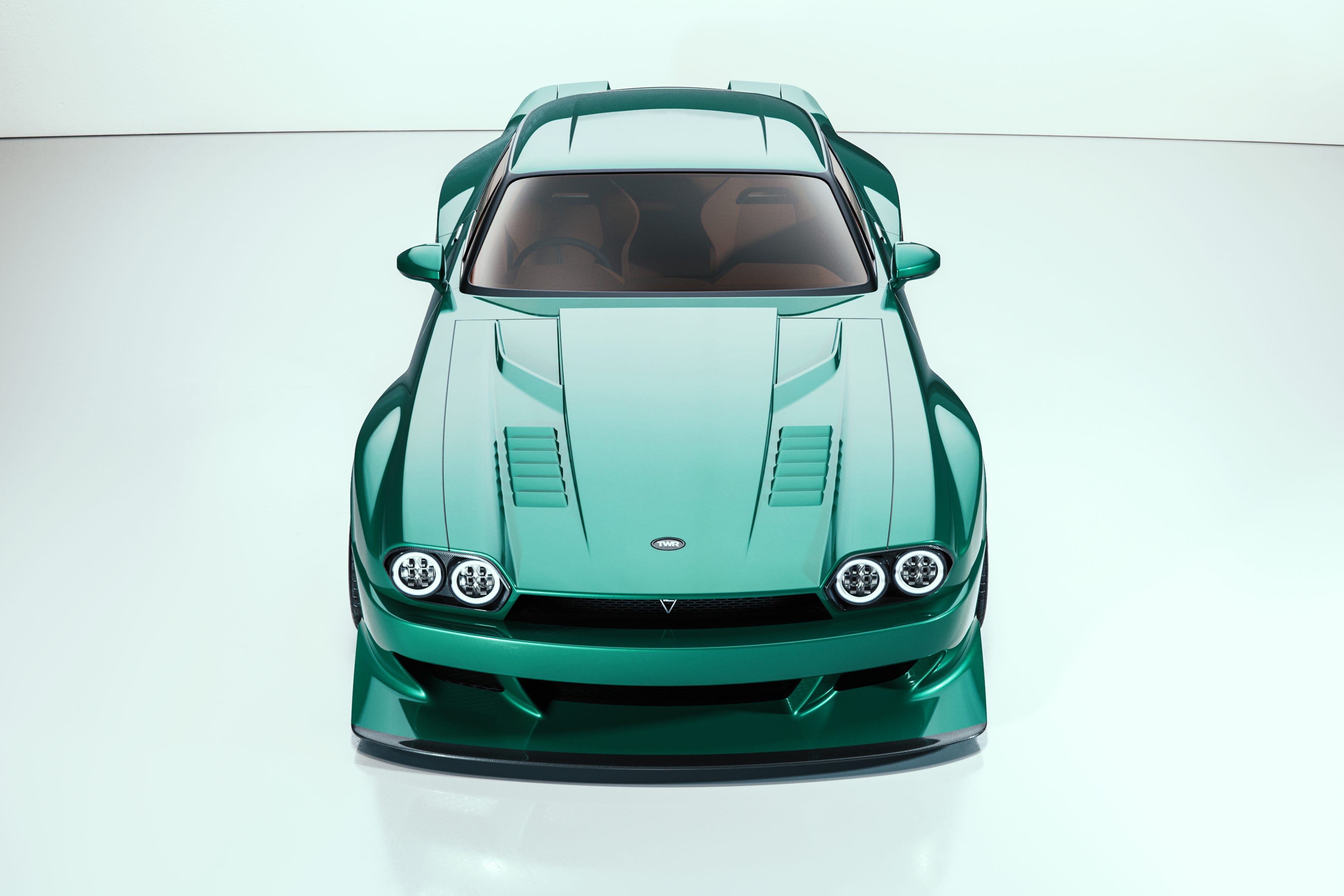 Scalded Cat: Jaguar XJS - by Pete Weishaupt