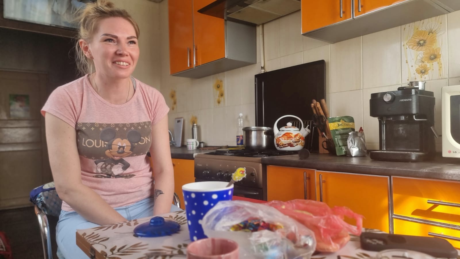 Under the Shadow of War - by Julius Strauss