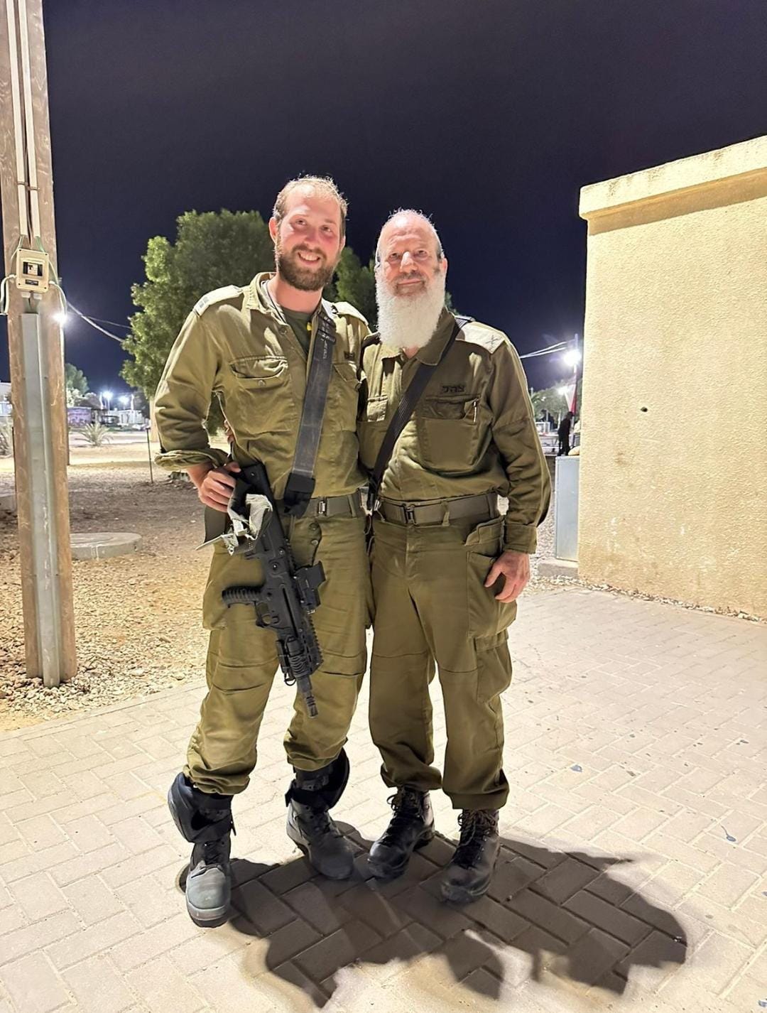 Reflections on Am Yisroel - by Shimon Lyons