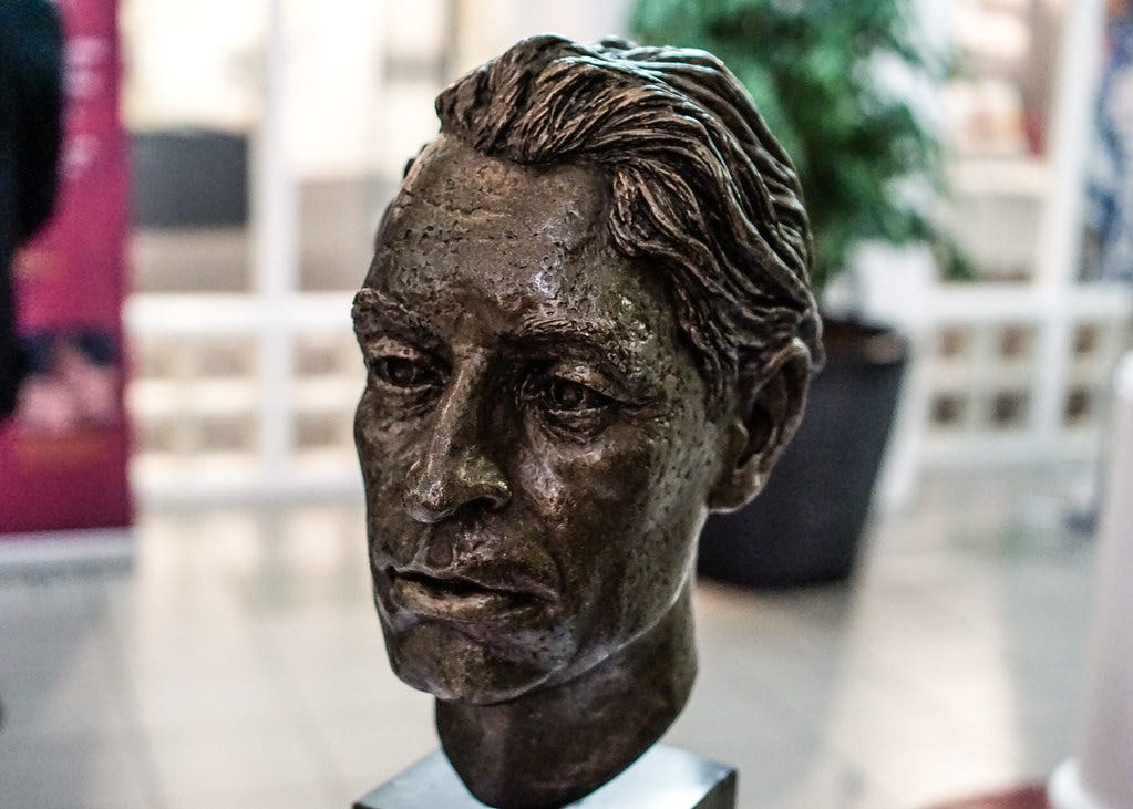 Becoming artists of ourselves: Louis MacNeice's 'Snow'