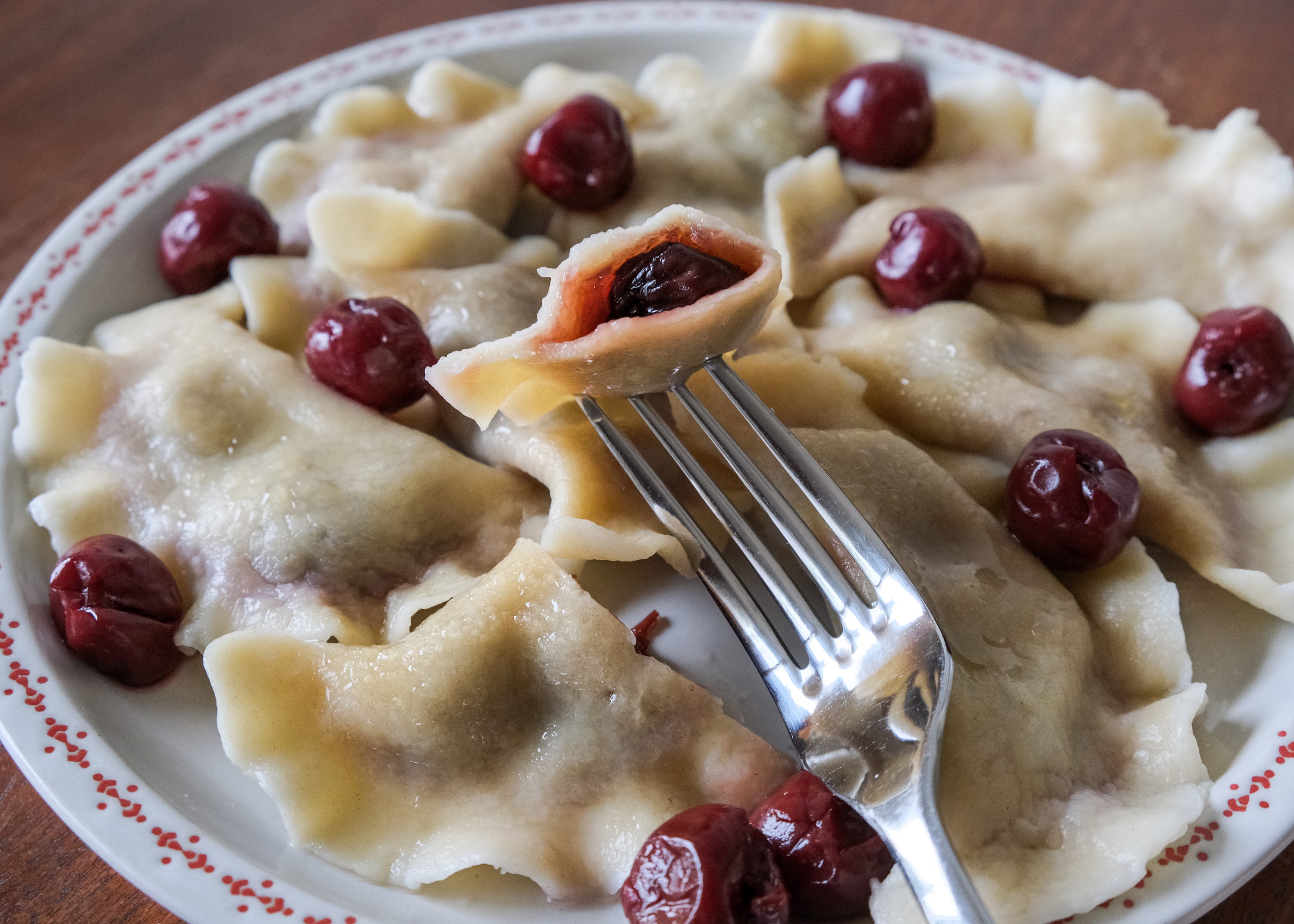 Traditional Ukrainian varenyky recipe - by Darya Zorka