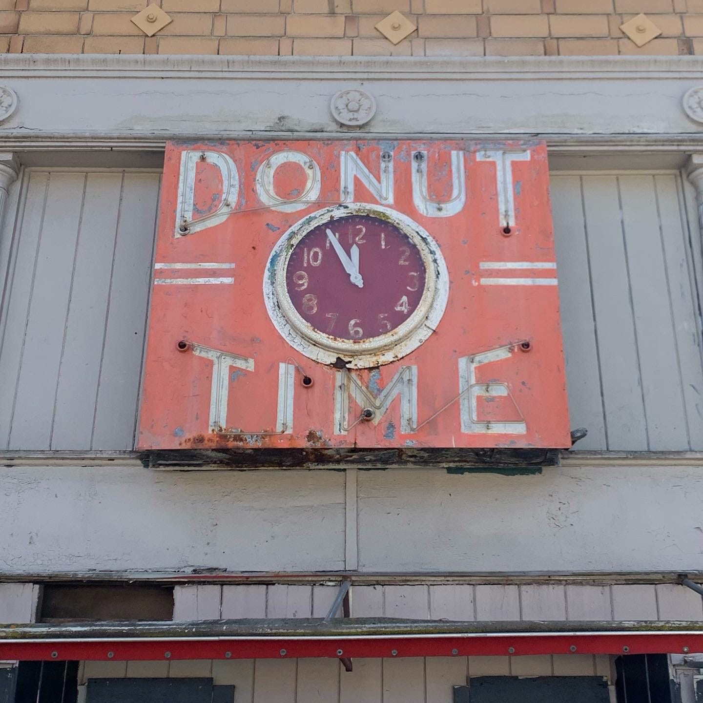 It's National Donut Day: Here are 2 dozen classic shops where the ...