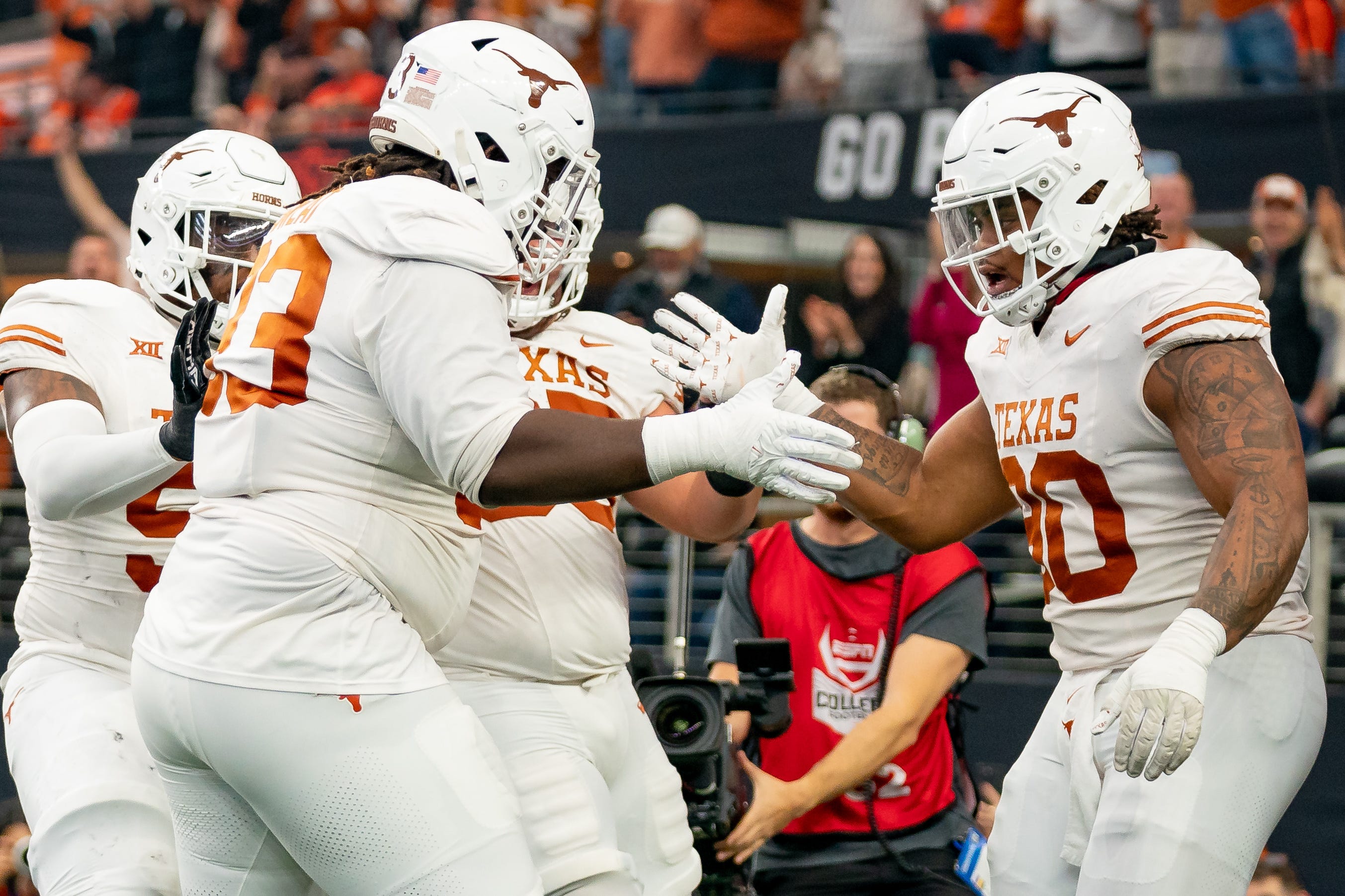 Part 5, DL: Tale of two very different Texas big men