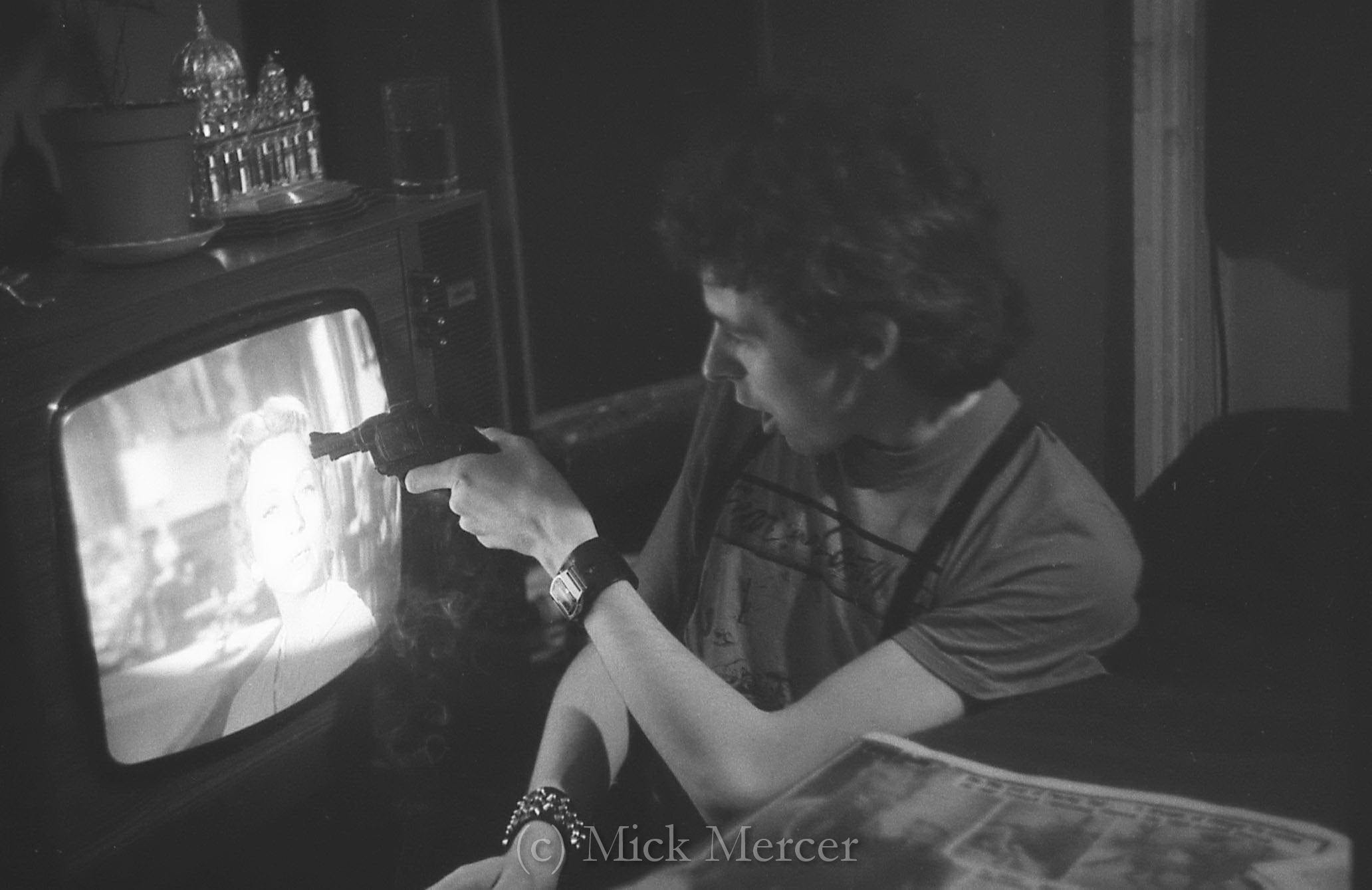 ON THIS DAY (well ...) in 1981 - TV SMITH & GAYE ADVERT