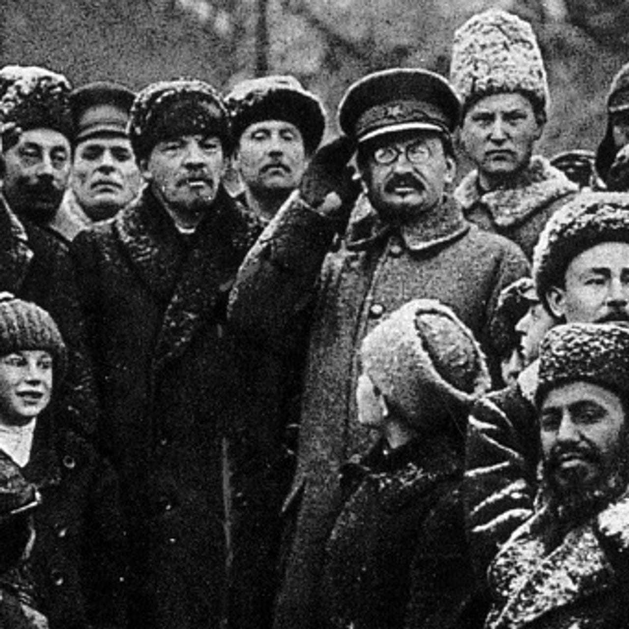 Lenin-Trotsky War and the Rise of Stalin - kamilkazani