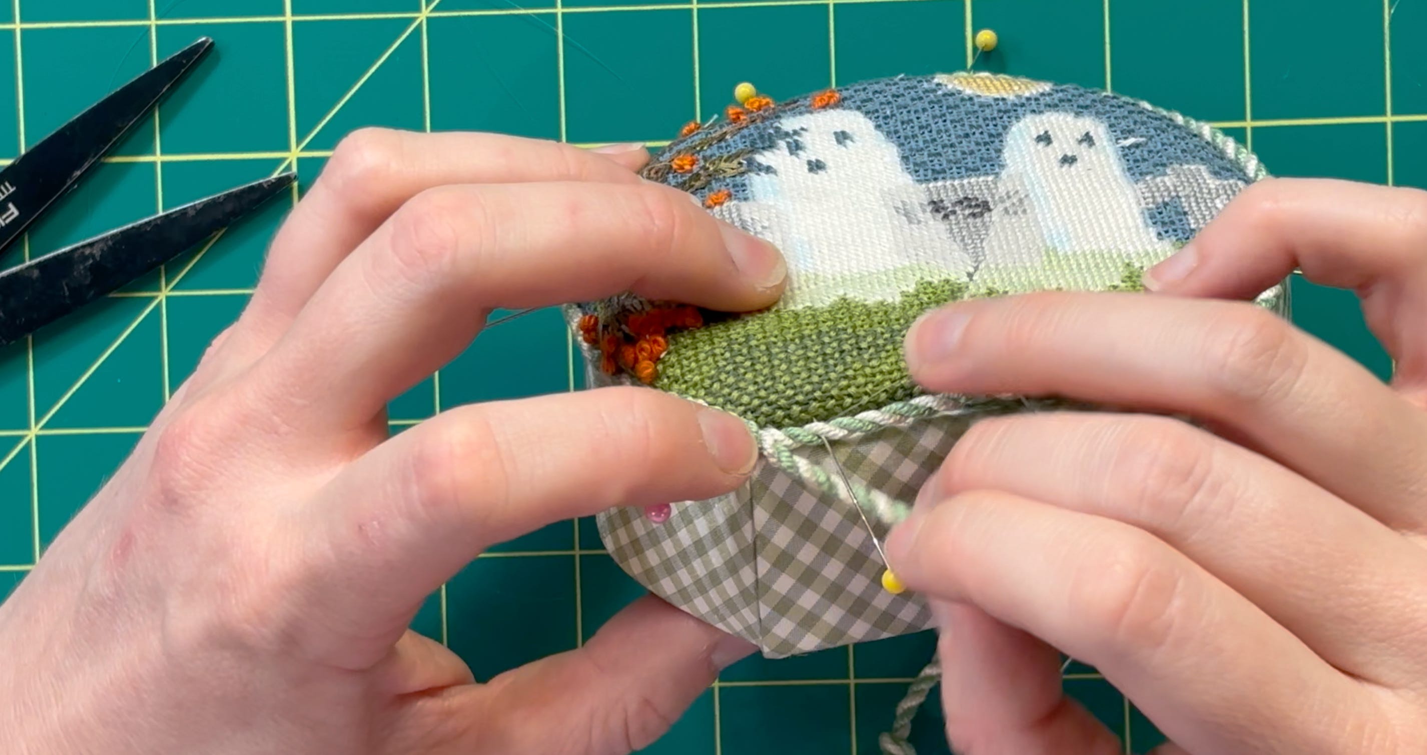 How to finish a needlepoint 3D gusseted stand up