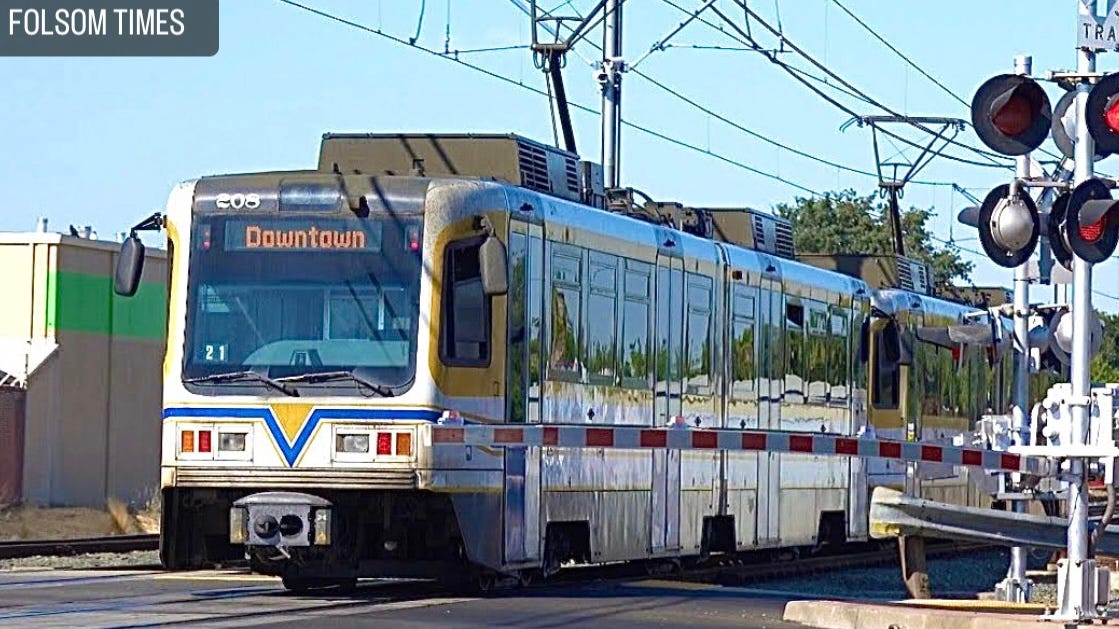Woman dies after falling from coupler of Sac RT light rail train