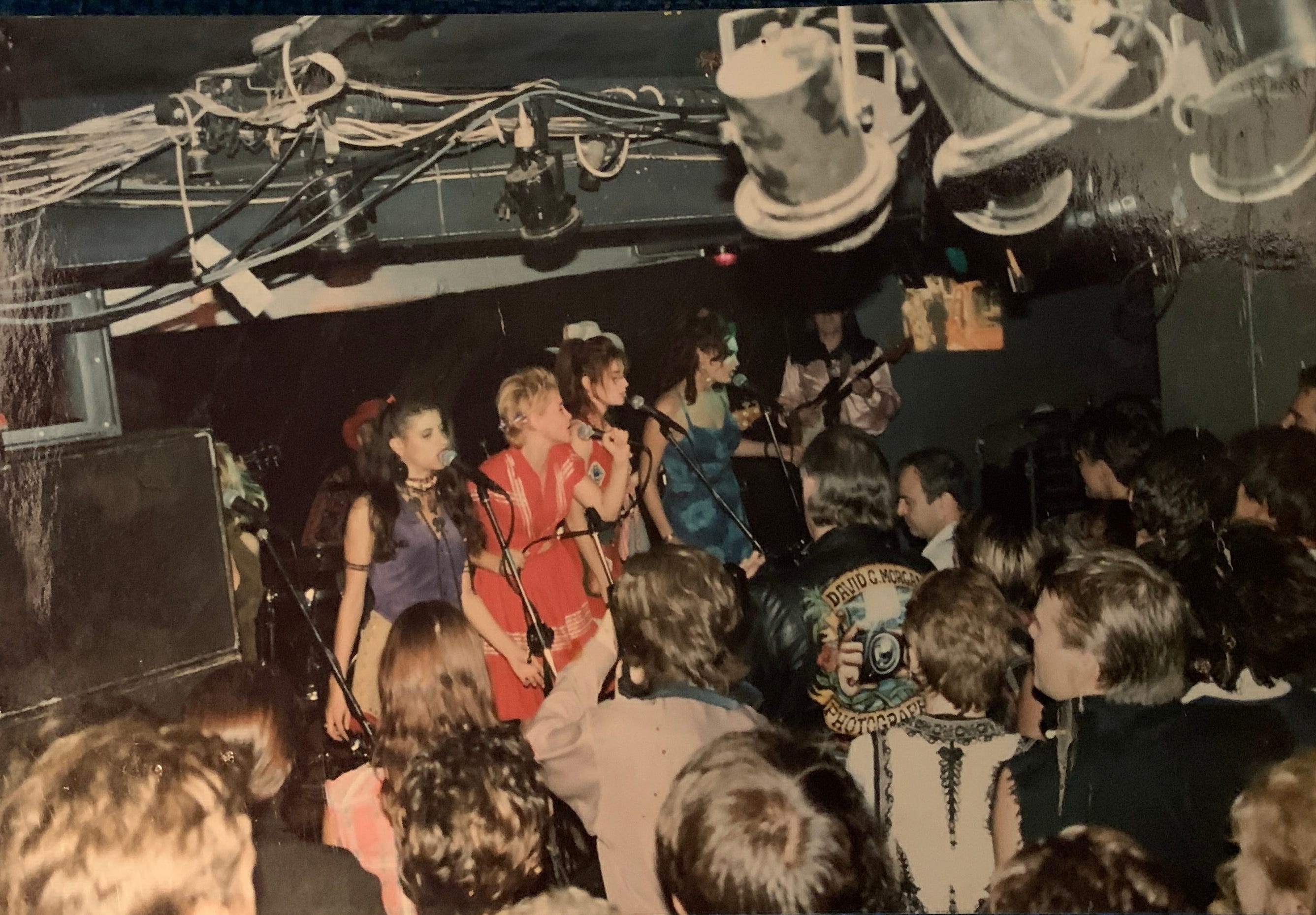 Shoeless & Tuneless - by Lo Carmen - Loose Connections