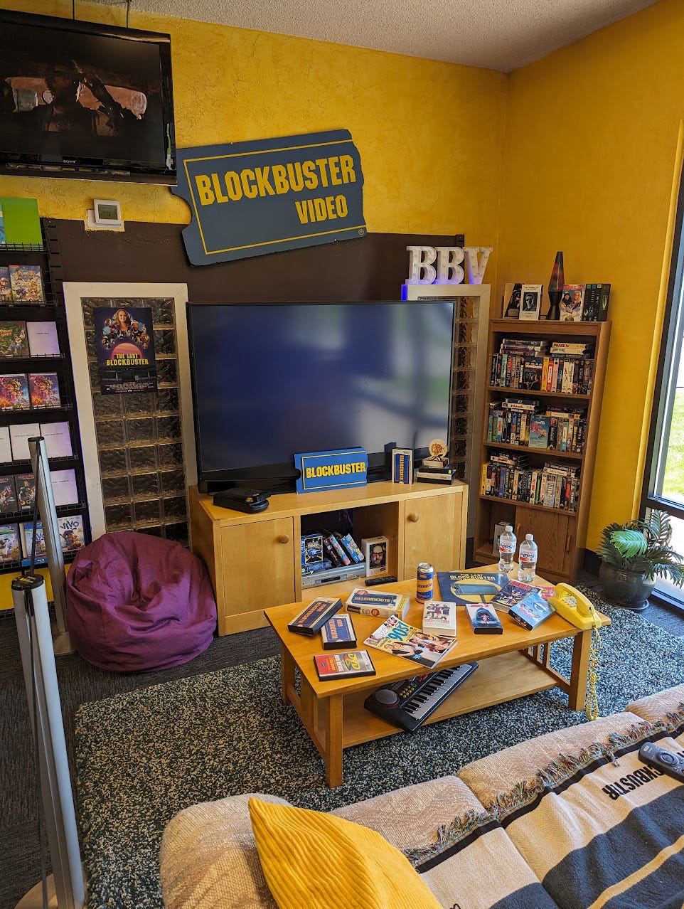 A Visit to the Last Blockbuster Video in Bend, Oregon 📼