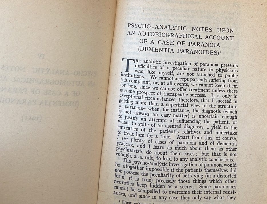 PARANOIA: Un lugar de horror silencioso.