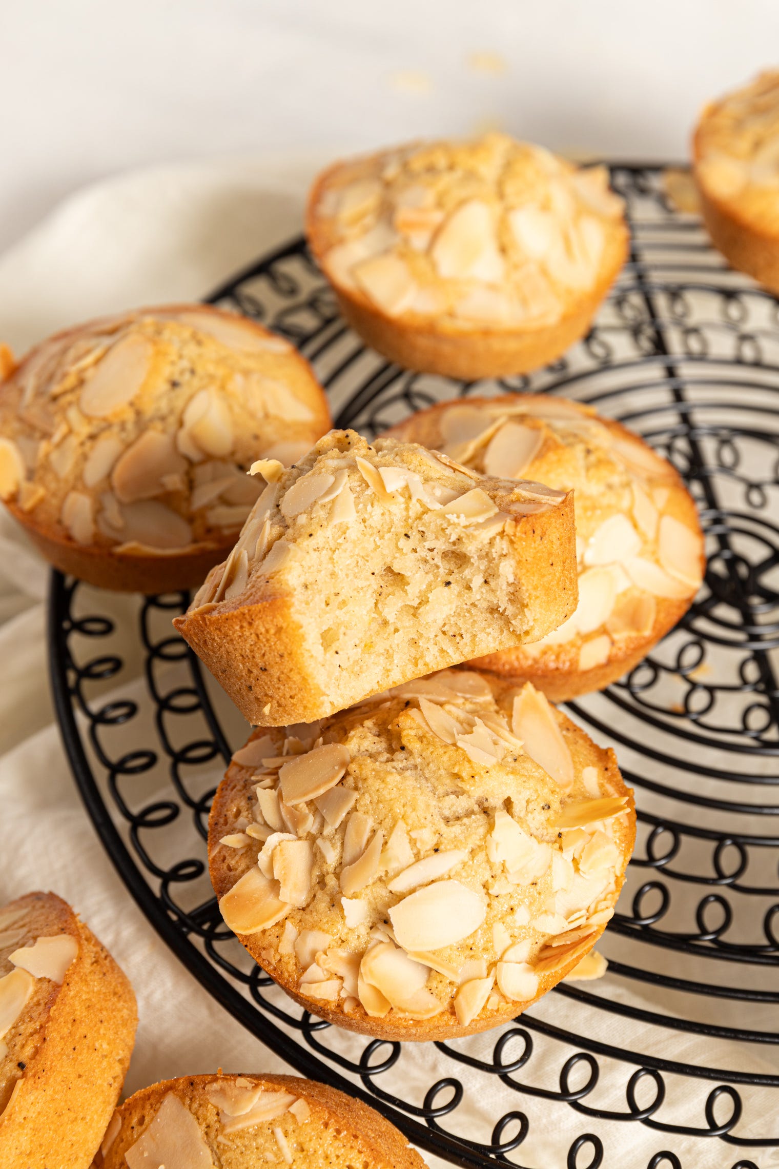 Financier: French almond cakes - by Milena