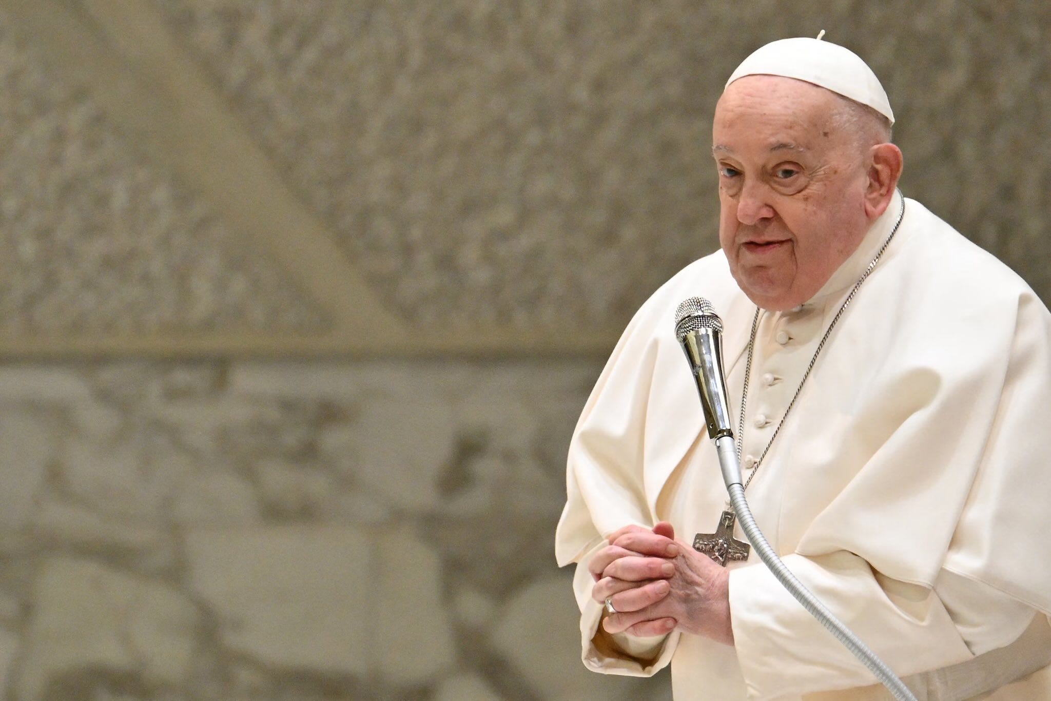 The Sat Report: Pope Francis still critical but stable