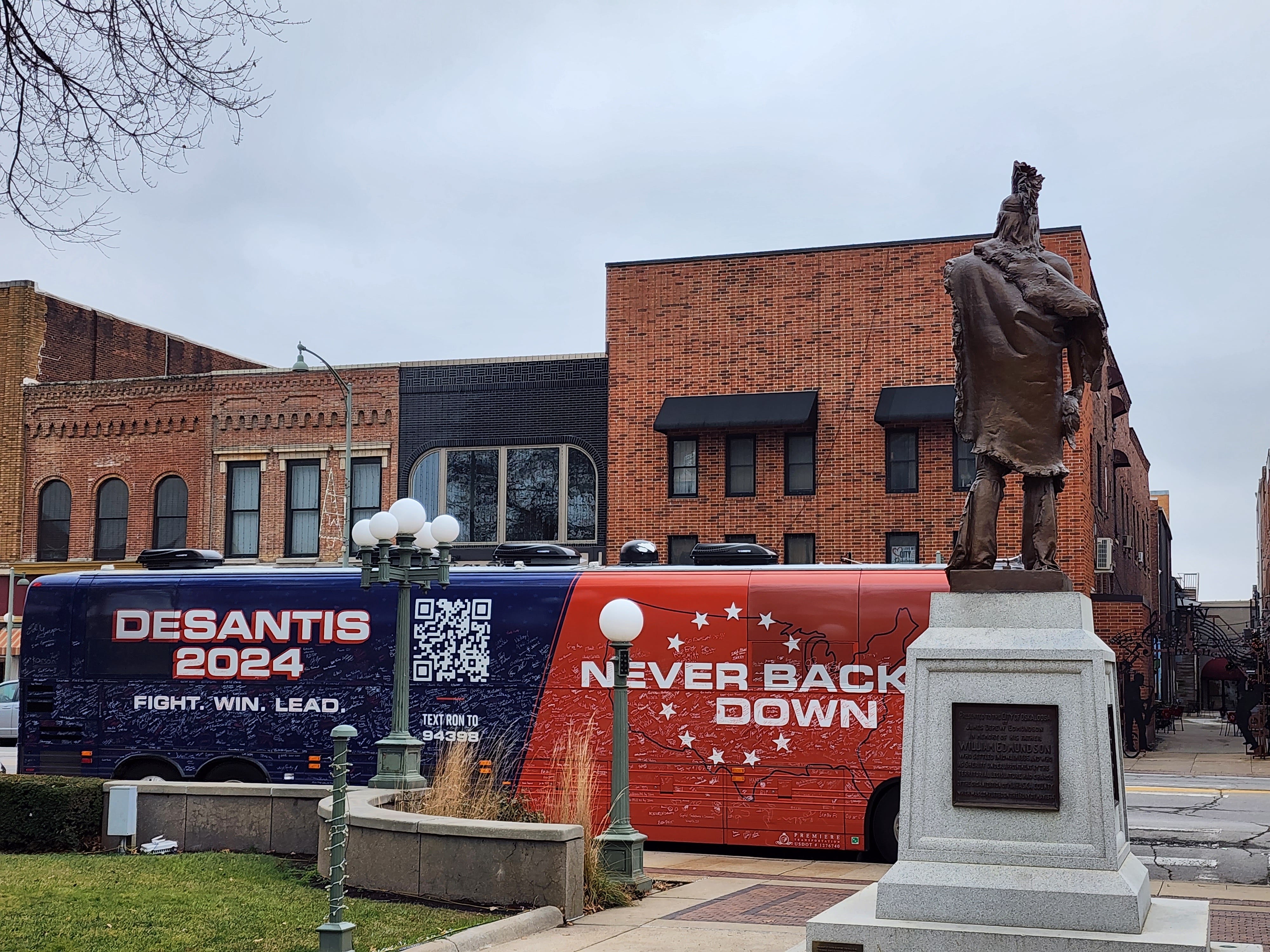 Ron DeSantis in the Groove in Osky - by Robert Leonard