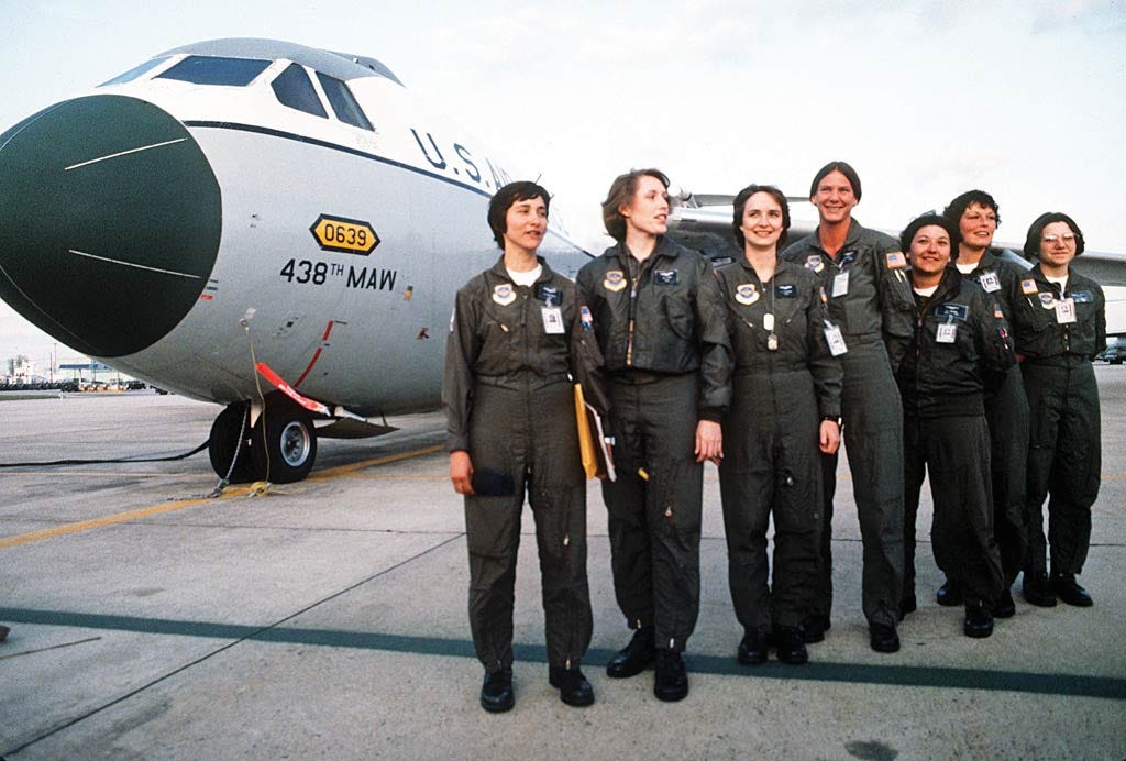 ️ An All Female Flight Crew 🛬 - FERRELUX™️ 👑 COMMUNITI