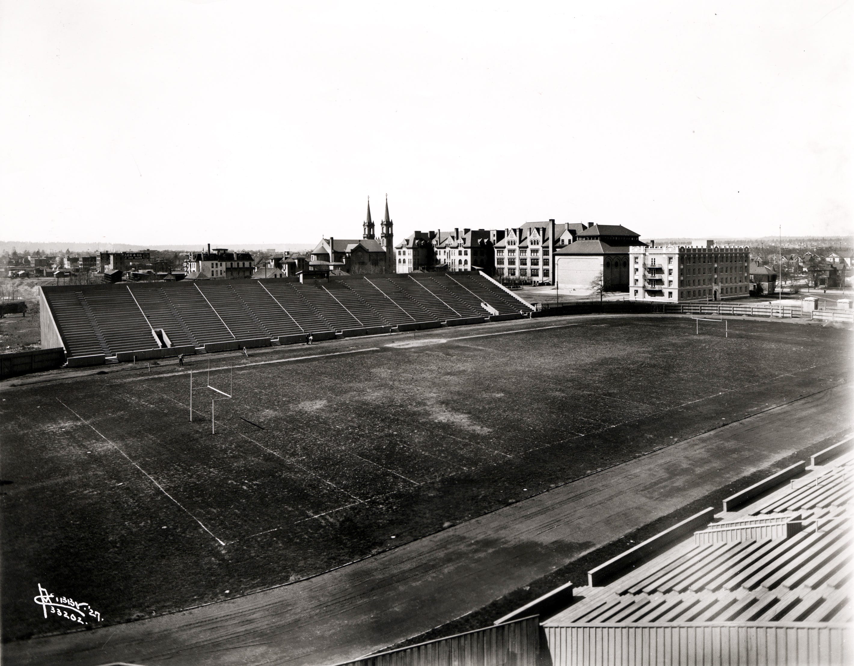 Stadium Size, Football Droppers, and Deemphasizers: Gonzaga