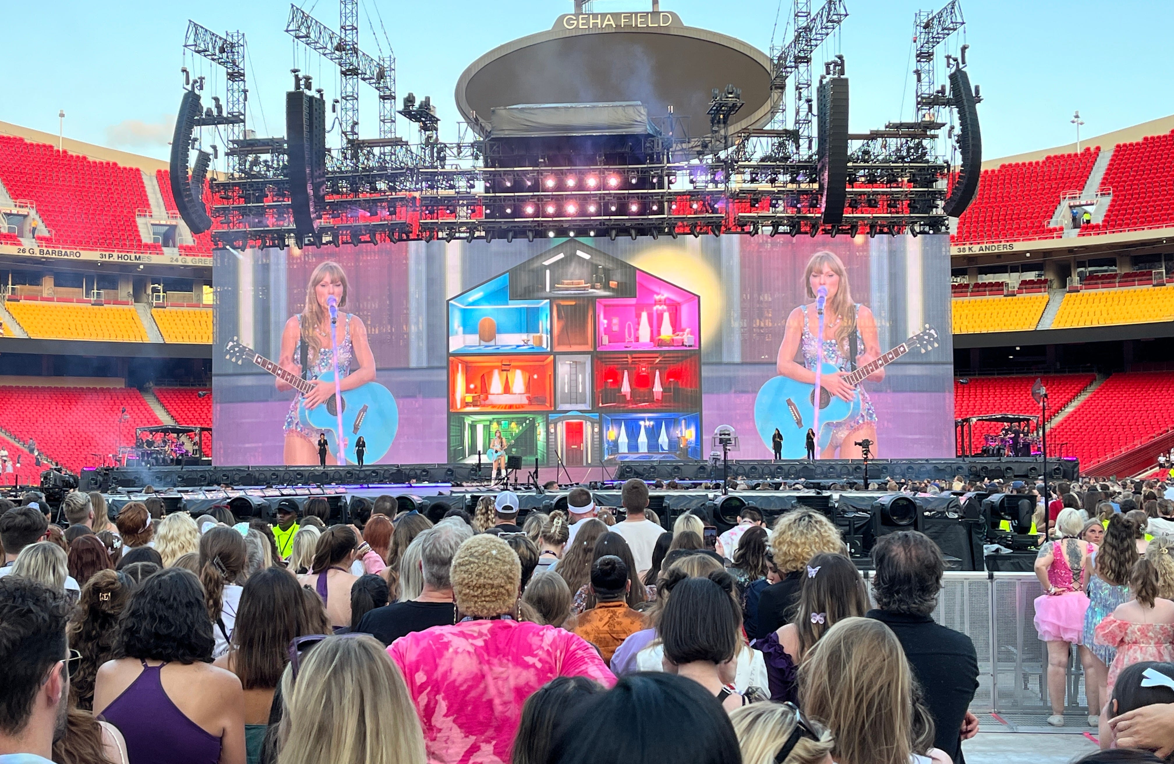 The effortless effort of the Eras Tour - by Caroline Siede