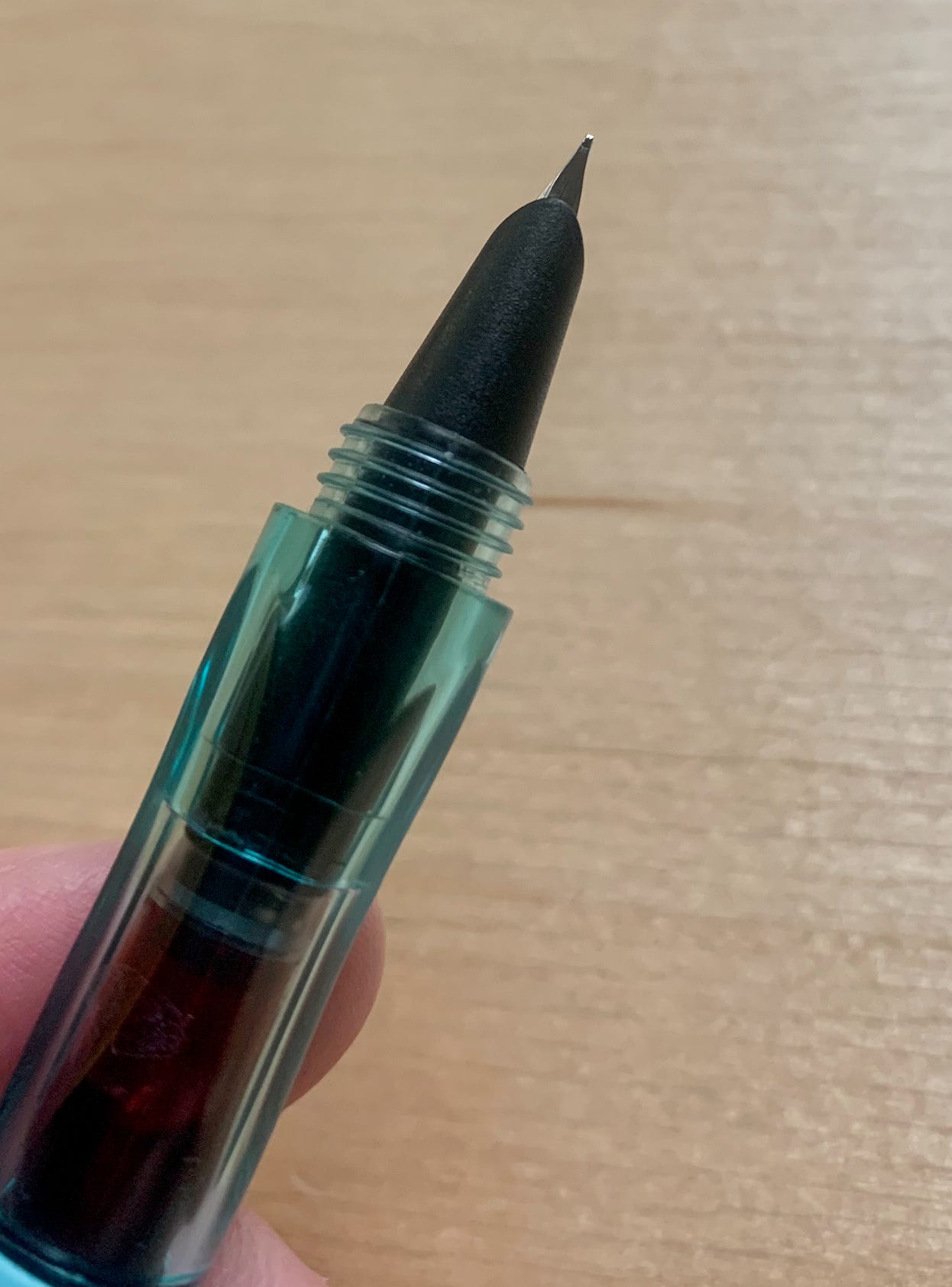 The Jinhao 997 fountain pen looks like a shark and costs $4 what else ...