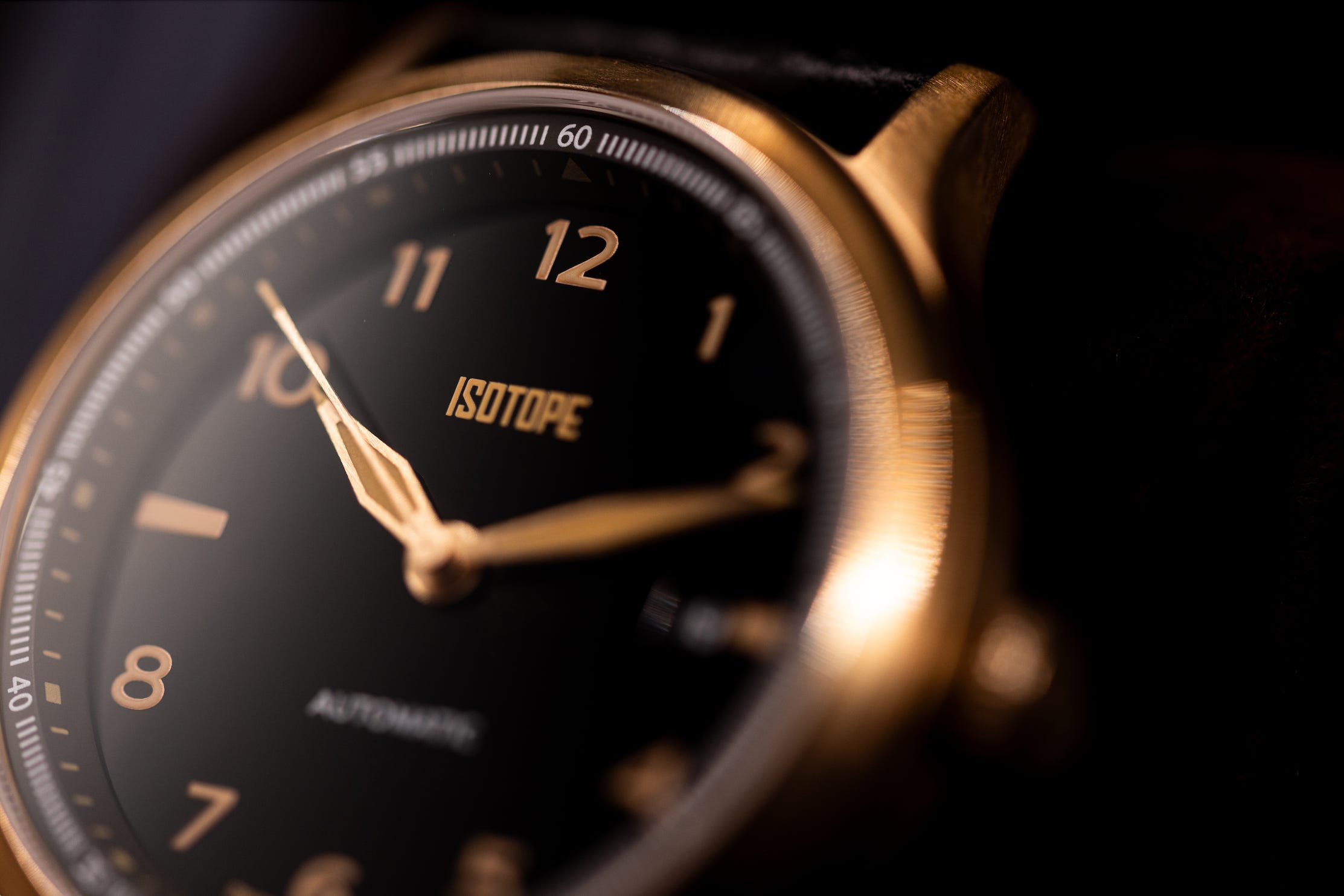 Review: Isotope Old Radium ‘Black Ink Bronze’ x Espiral Do Tempo