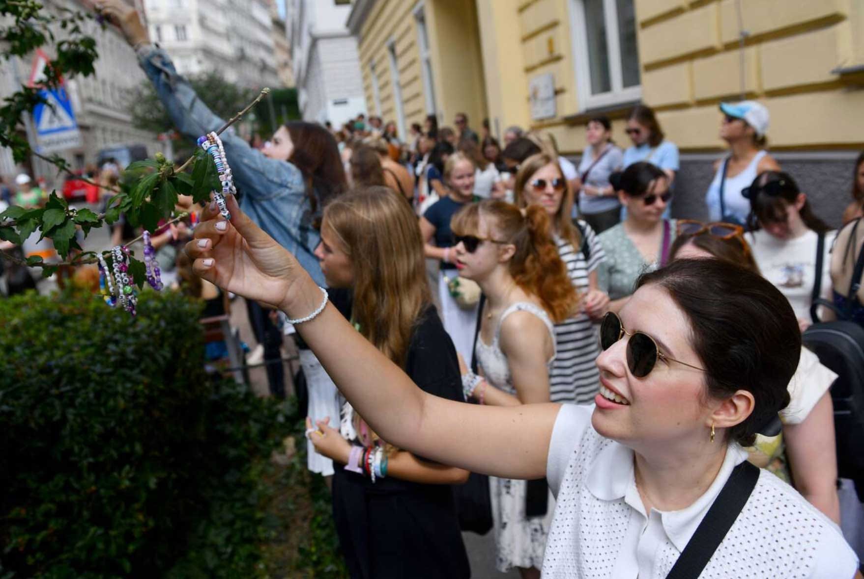 A Terrorist Plot Canceled the Show. But We Swifties Found Each Other on ...