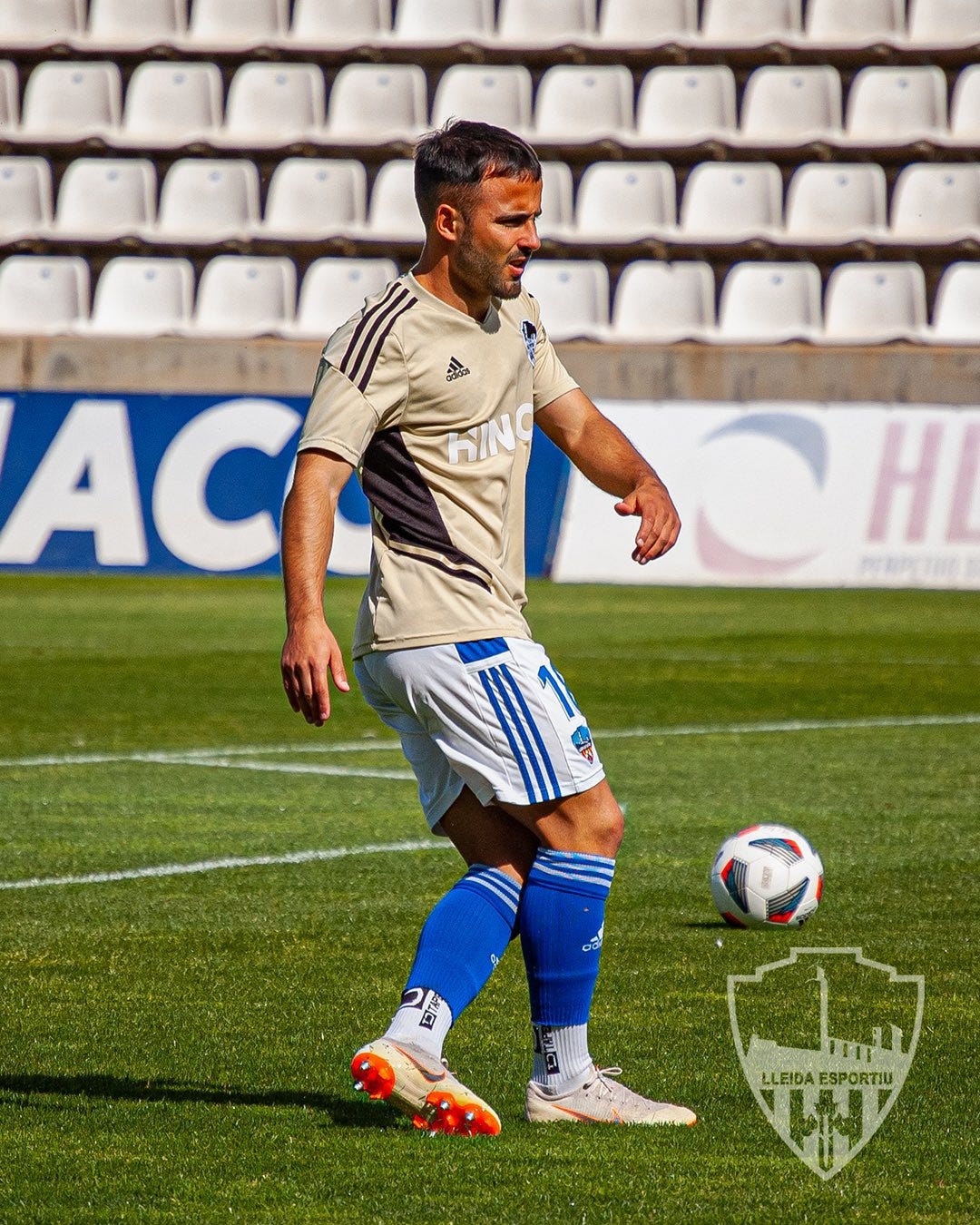 Roger Riera mantiene al Hércules en la batalla por el play-off (0-1)