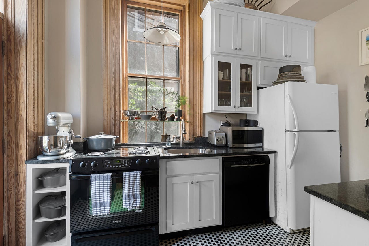Kitchen Nonconfidential - by Chelsea Handegan