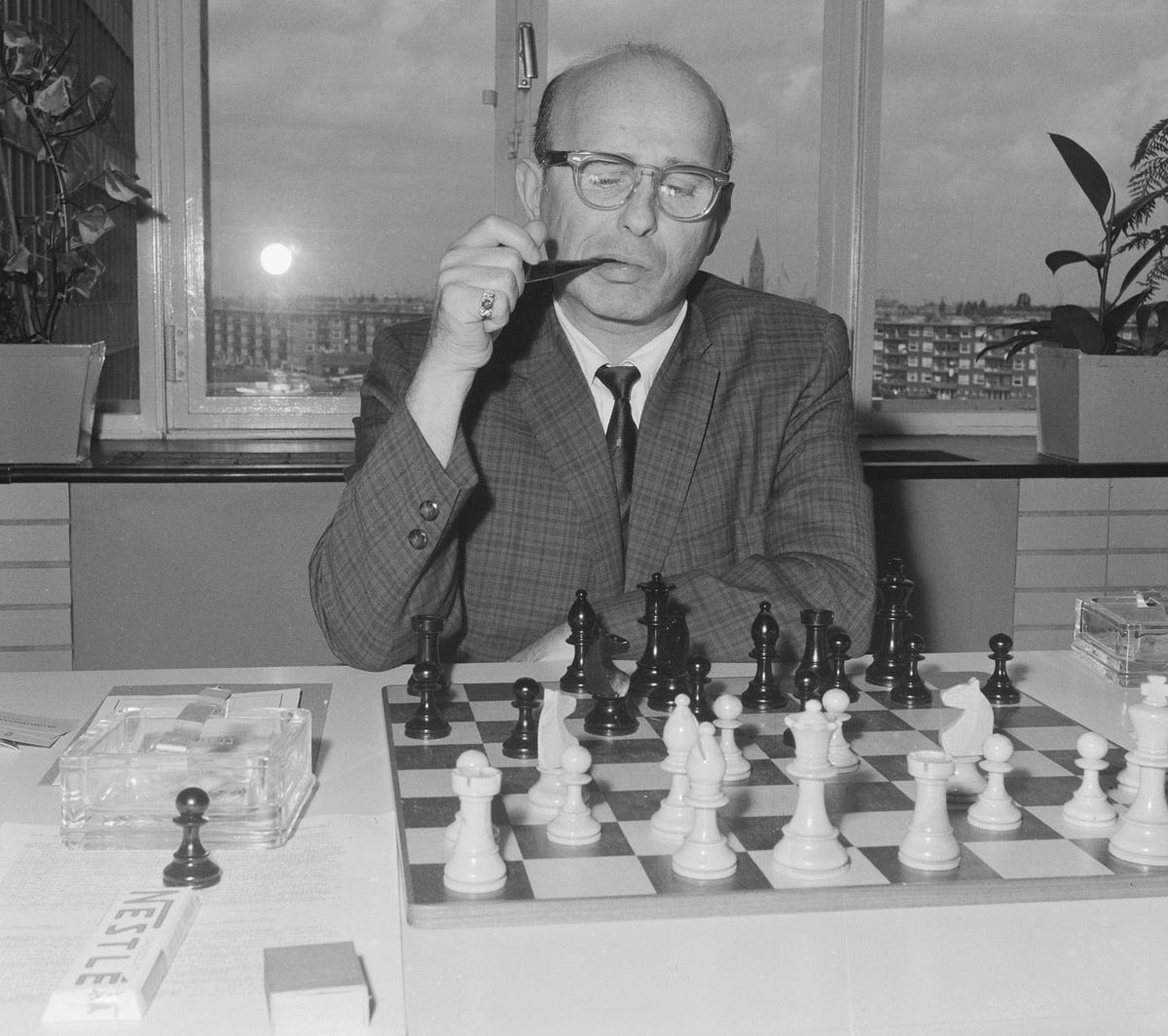 Benko-Reshevsky Match, Game #3, Post #122/2023