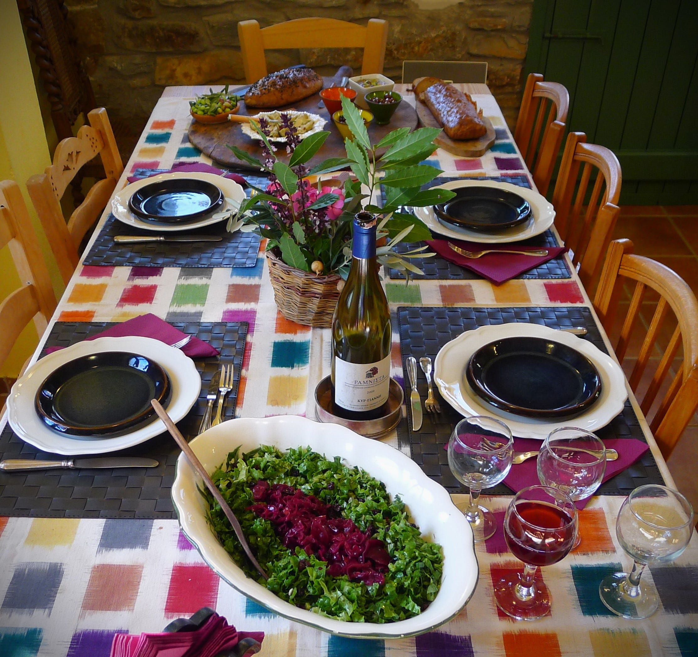 Intimate Lunches and Enticing Cakes - by Aglaia KREMEZI